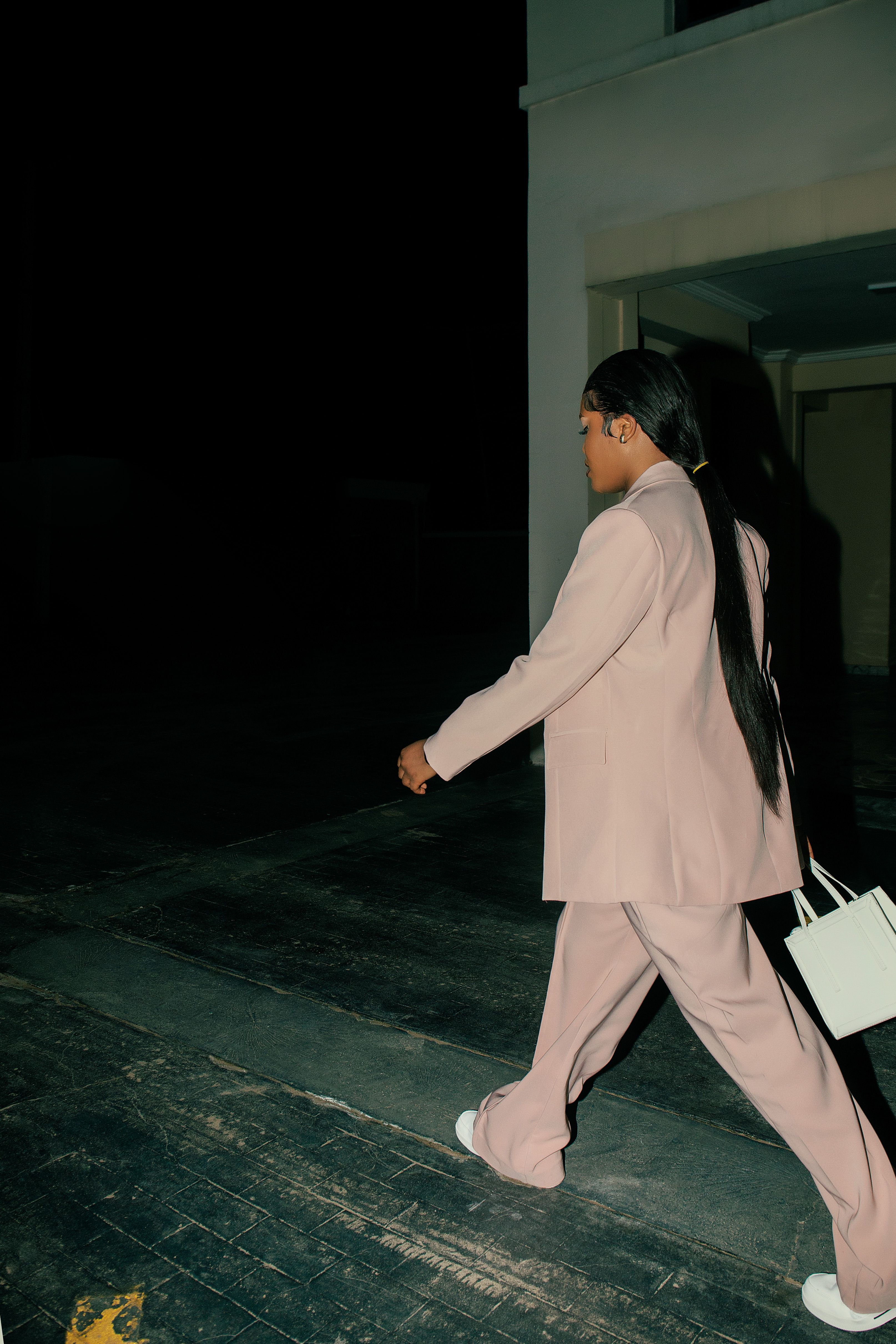 Lady Walking Away Classy Photos, Download The BEST Free Lady Walking ...