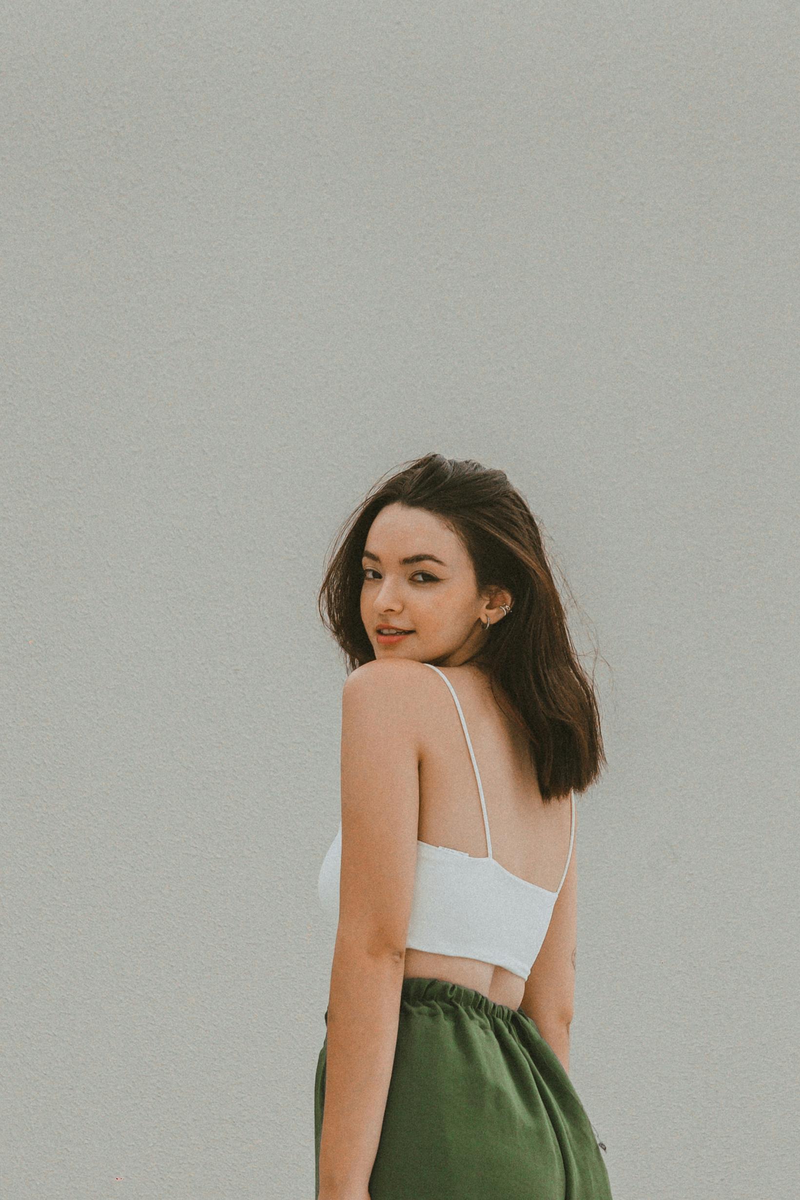 Woman portrait photography | Clean background | shoot · Free Stock Photo