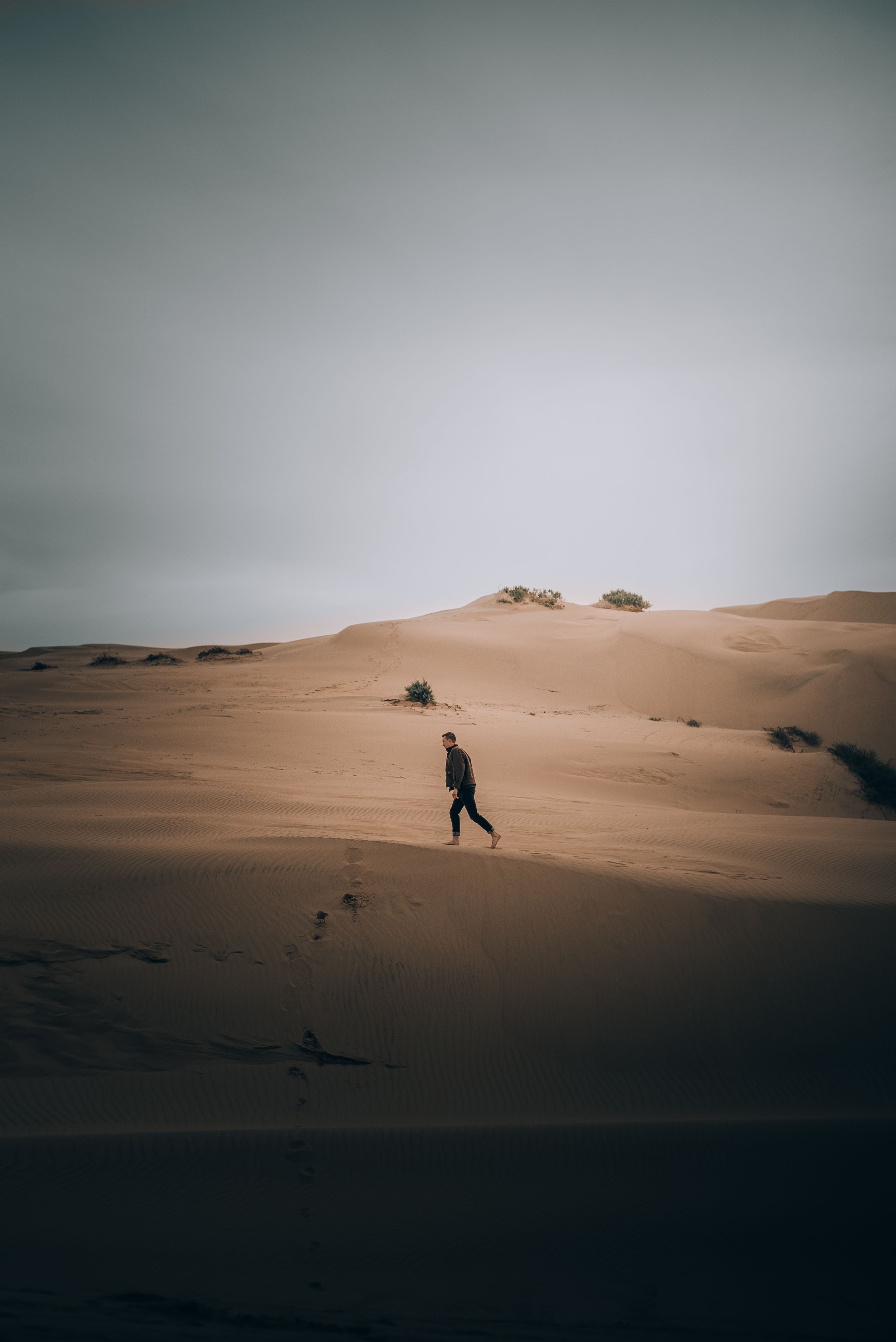 Man Running on Desert · Free Stock Photo