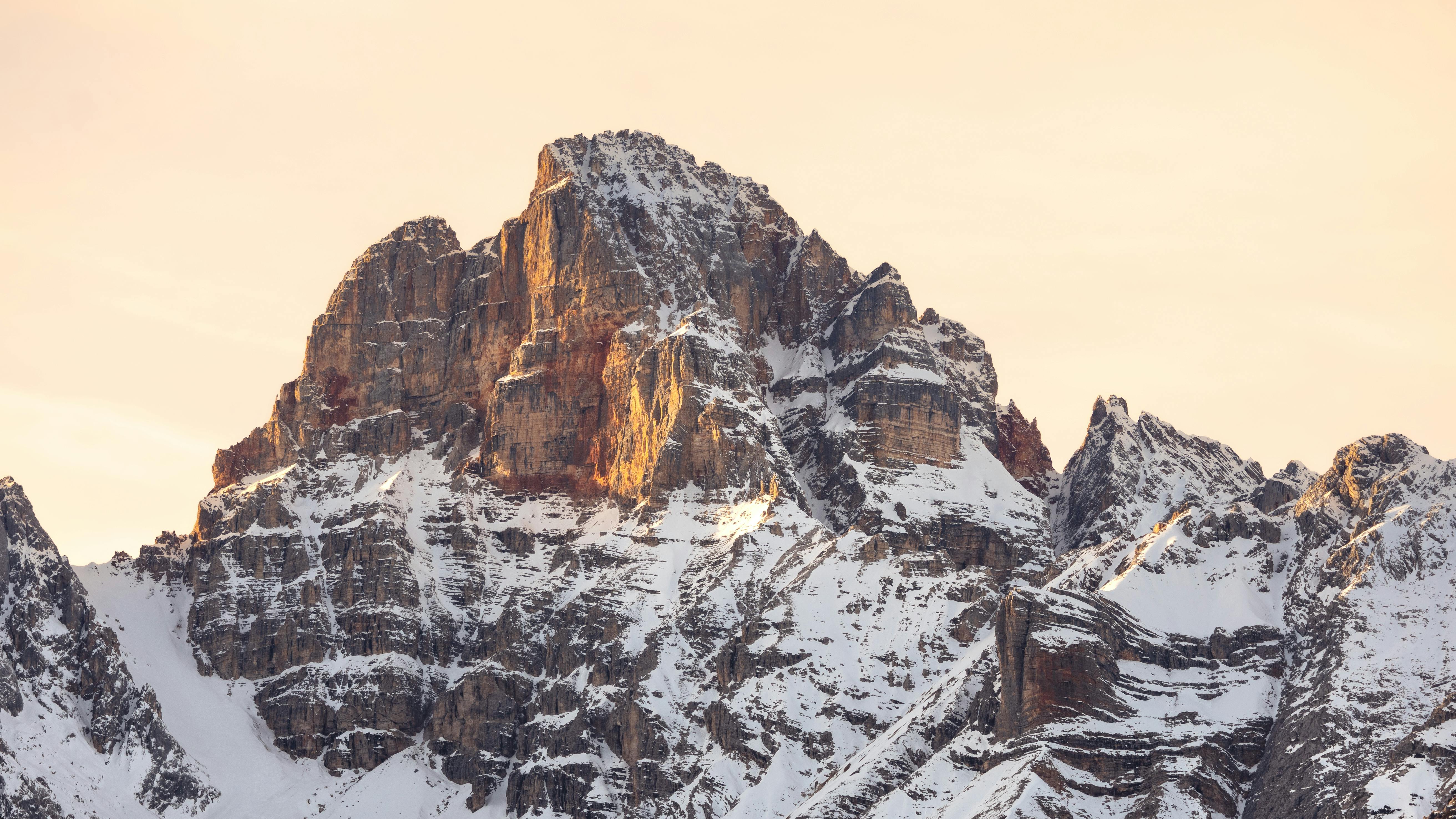 "Red Mountain Majesty" · Free Stock Photo