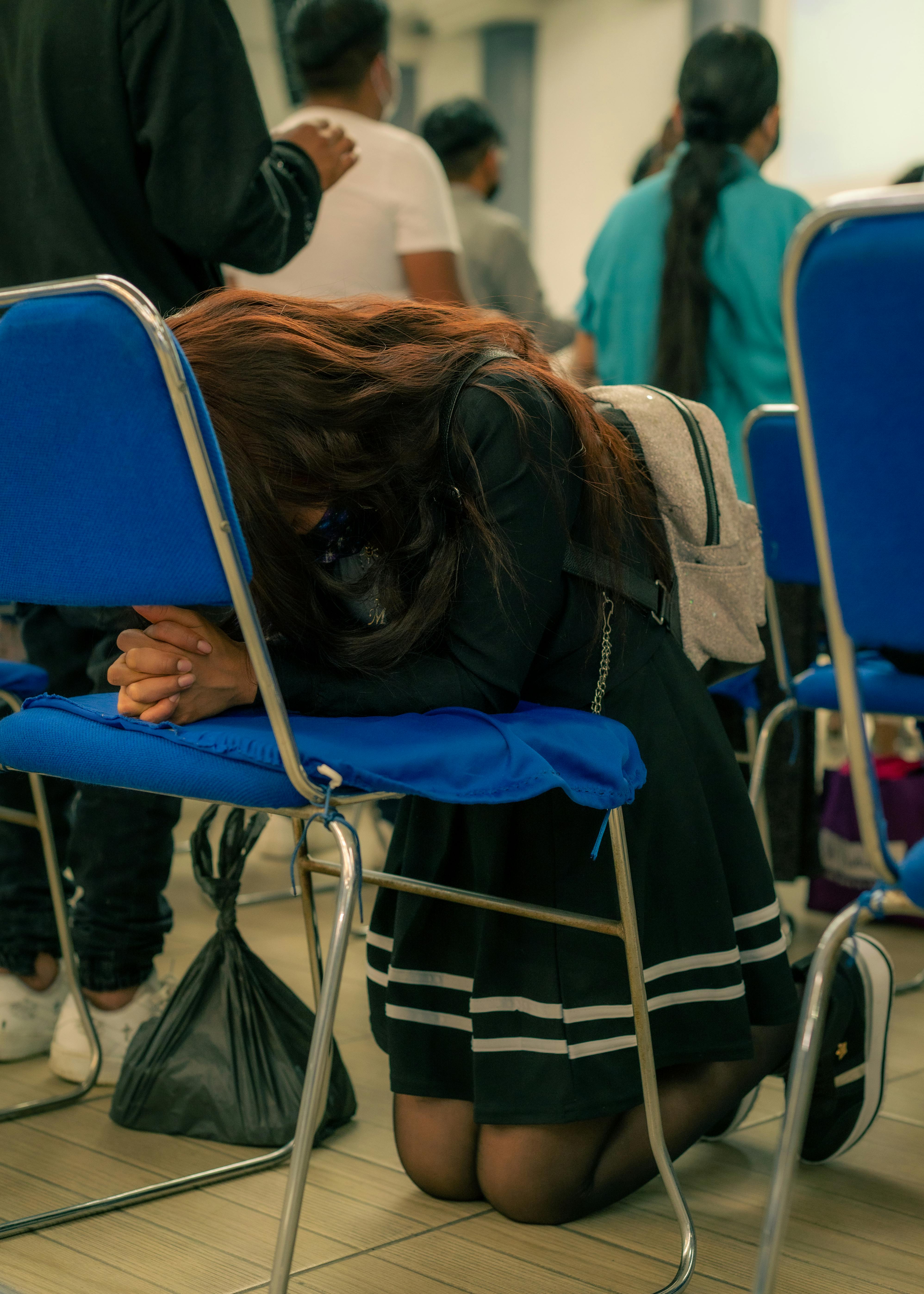 Girl Praying Photos, Download The BEST Free Girl Praying Stock Photos ...