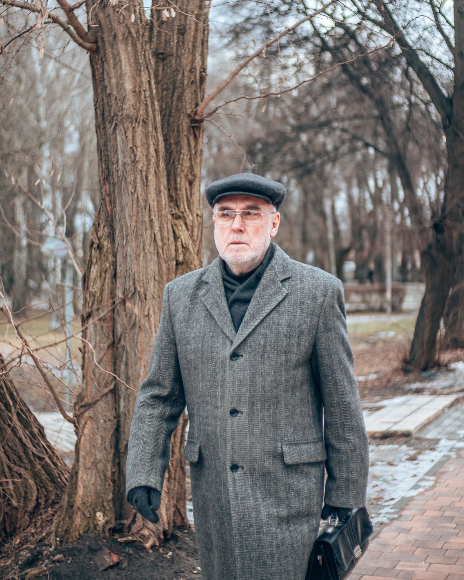 Man With Coat Photos, Download The BEST Free Man With Coat Stock Photos ...