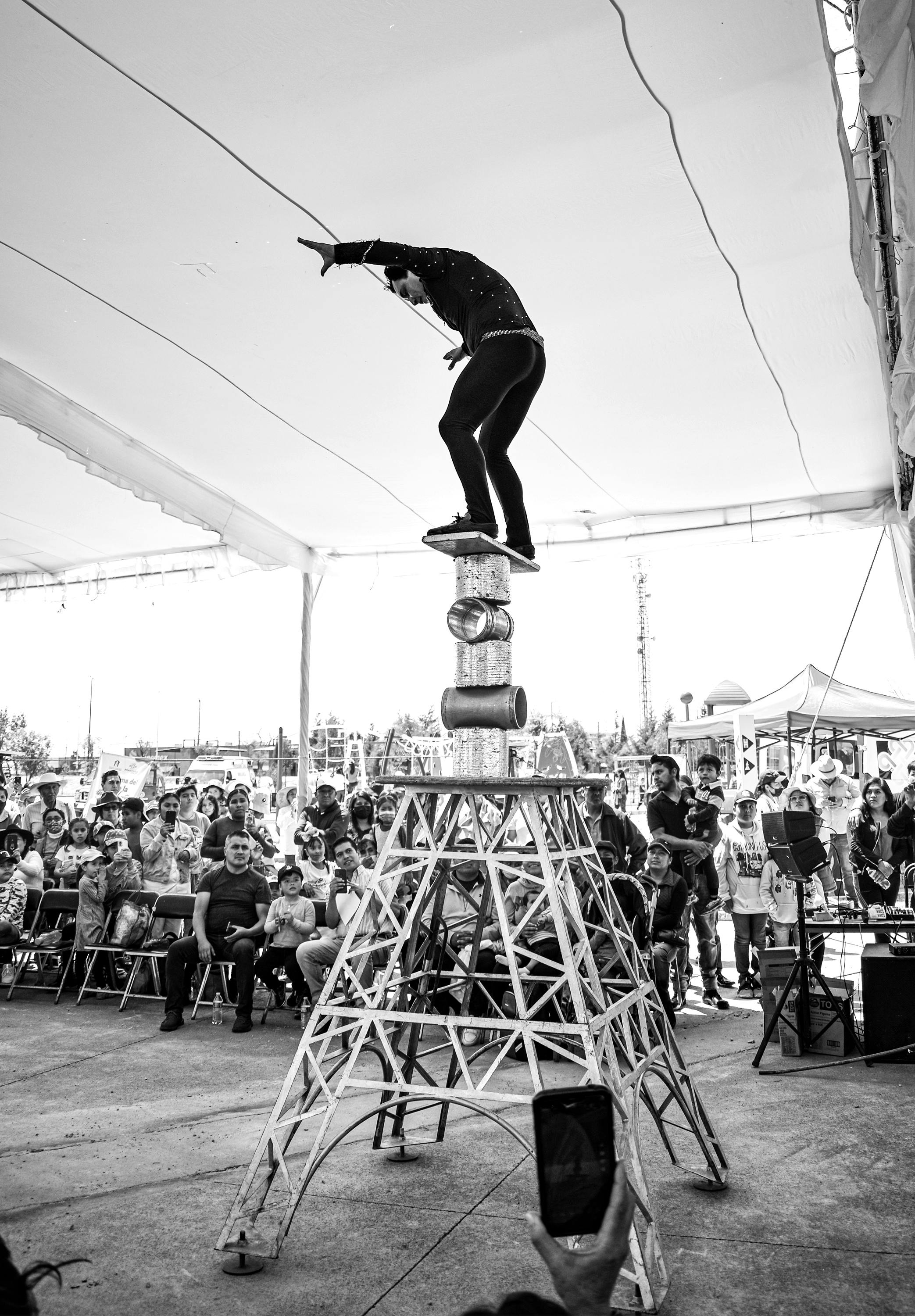 Handstand Performance on Tower · Free Stock Photo
