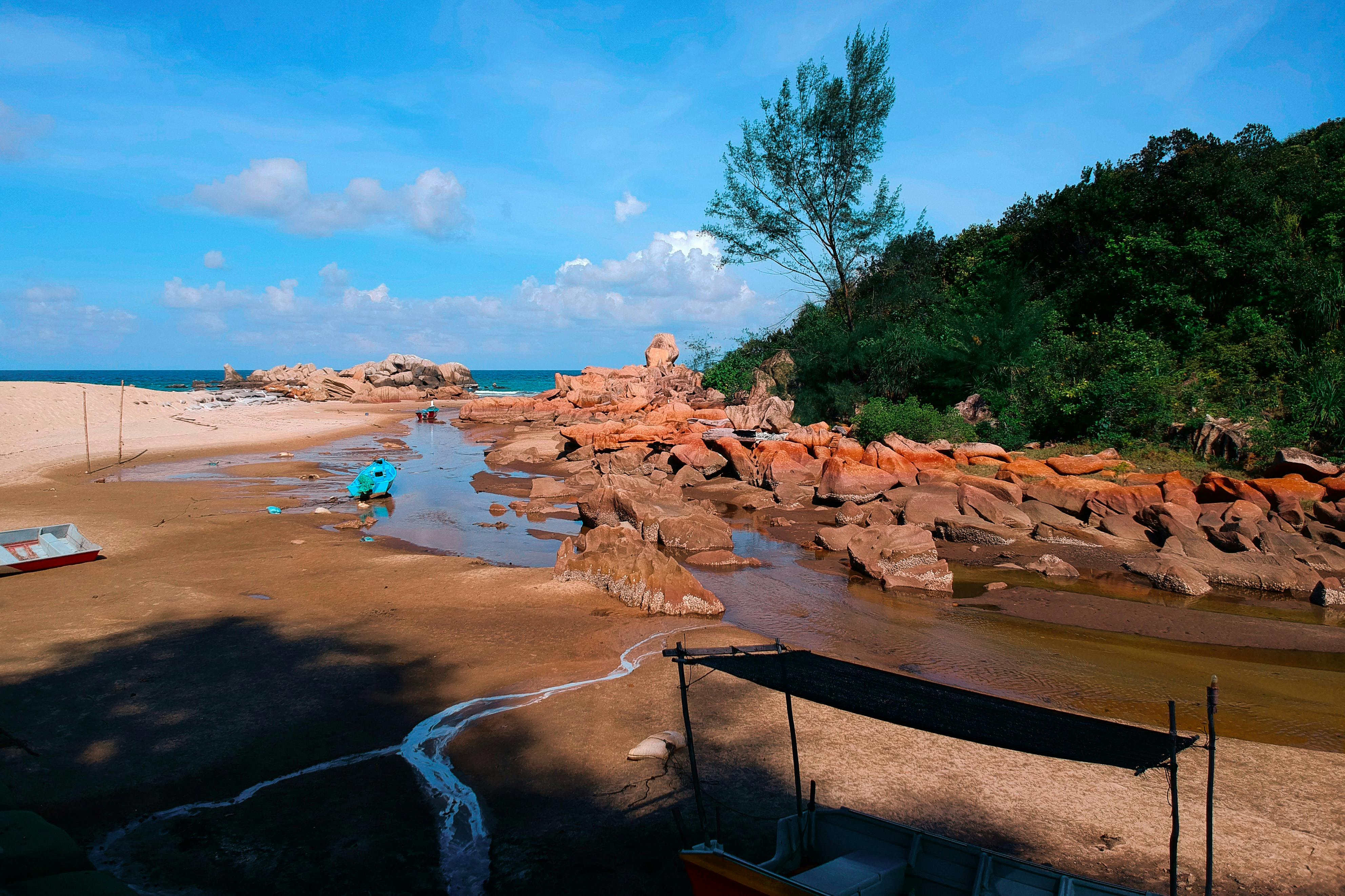 Rocks on River · Free Stock Photo
