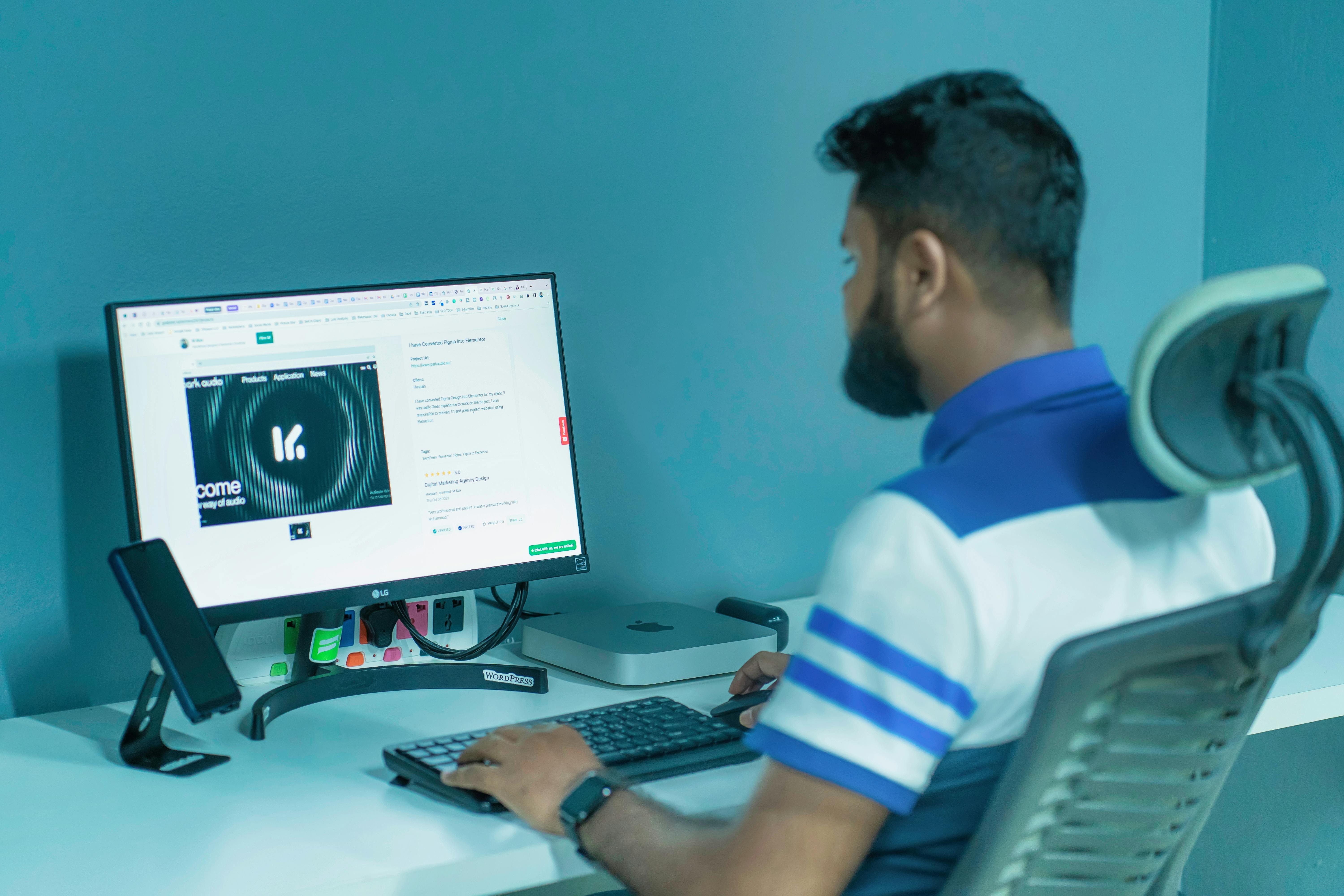 Man Using the Computer · Free Stock Photo