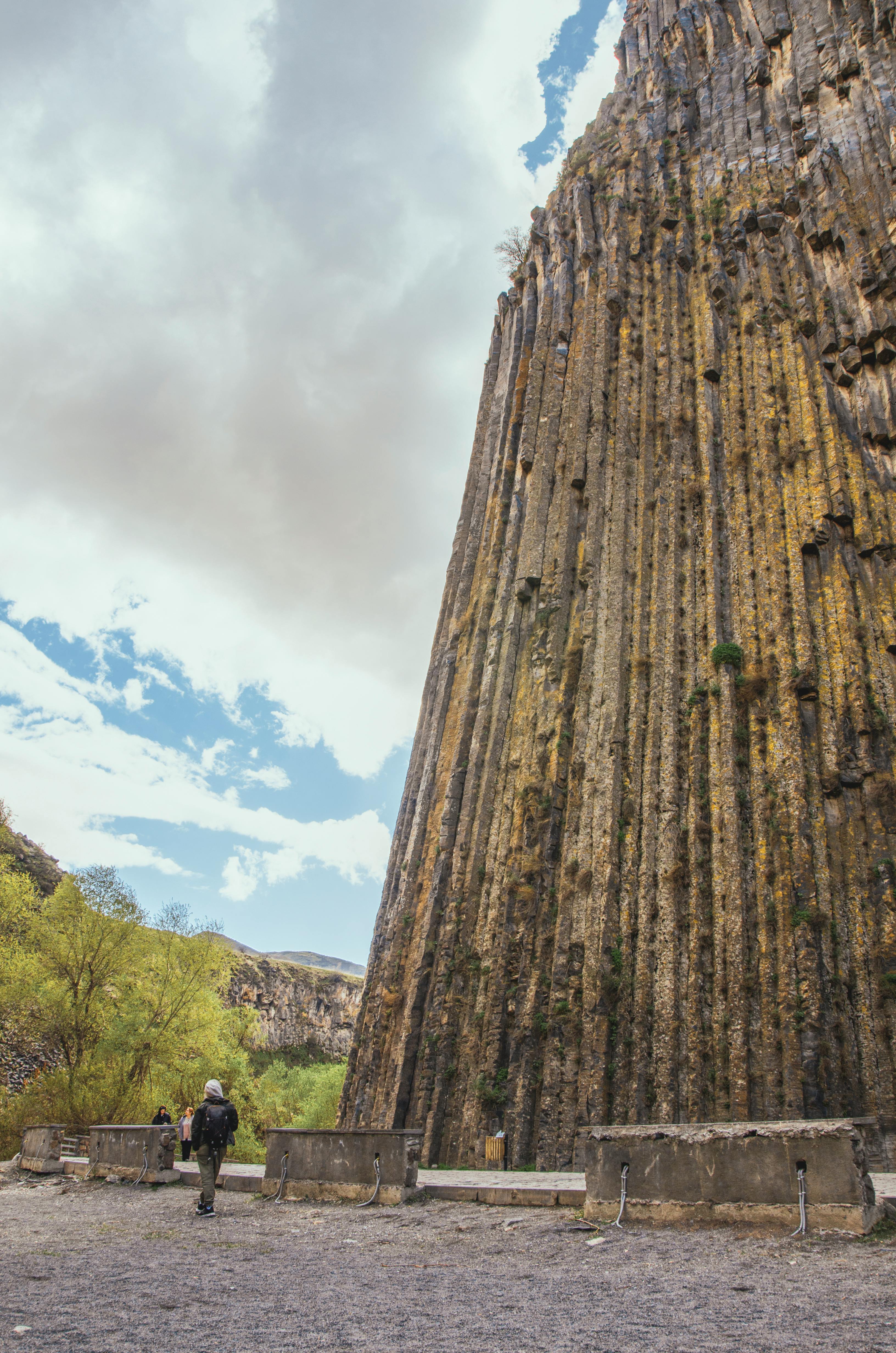 Man under the Garni Gorge · Free Stock Photo