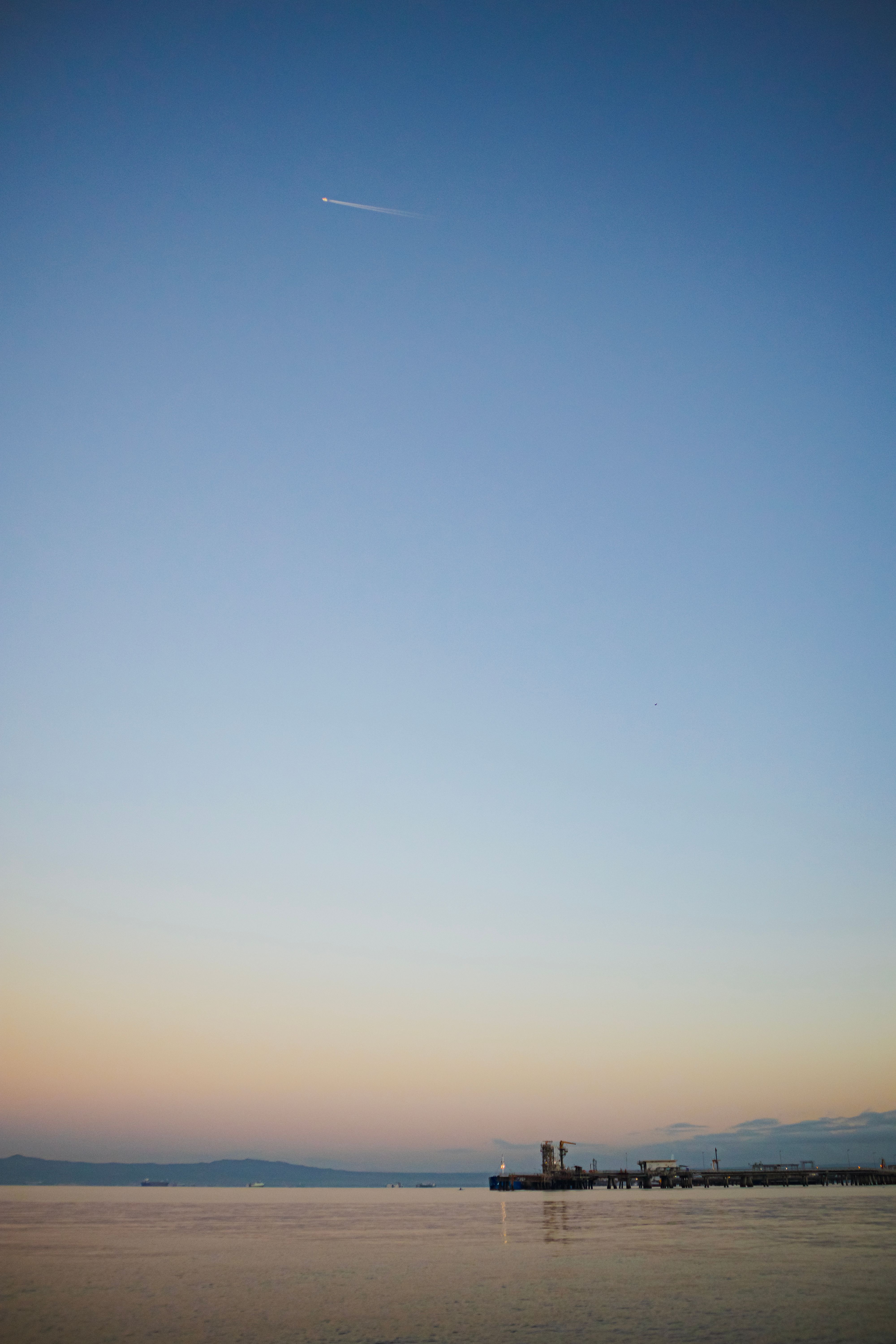 Clear Sky over Coast · Free Stock Photo
