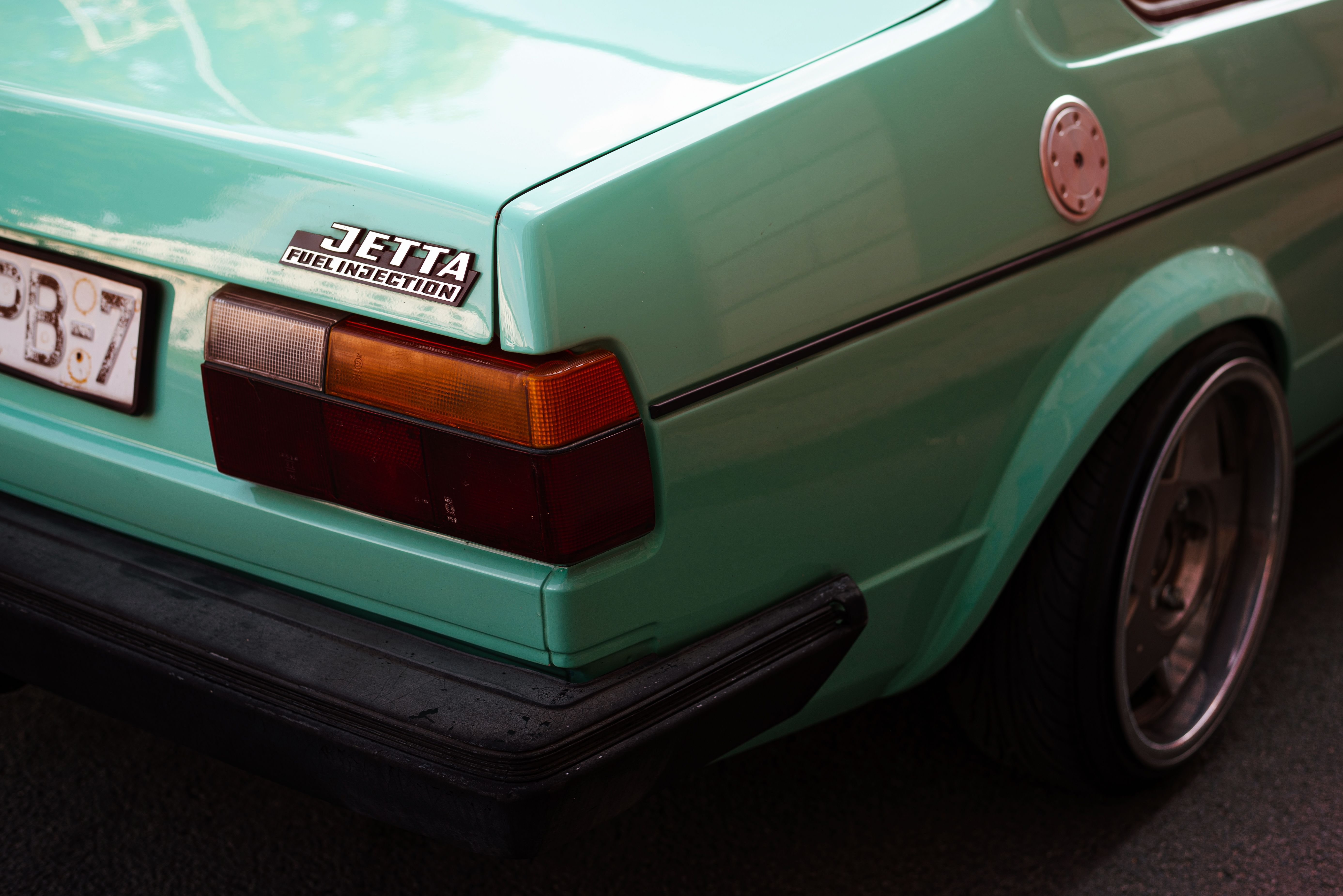 Vintage Lexus LS · Free Stock Photo
