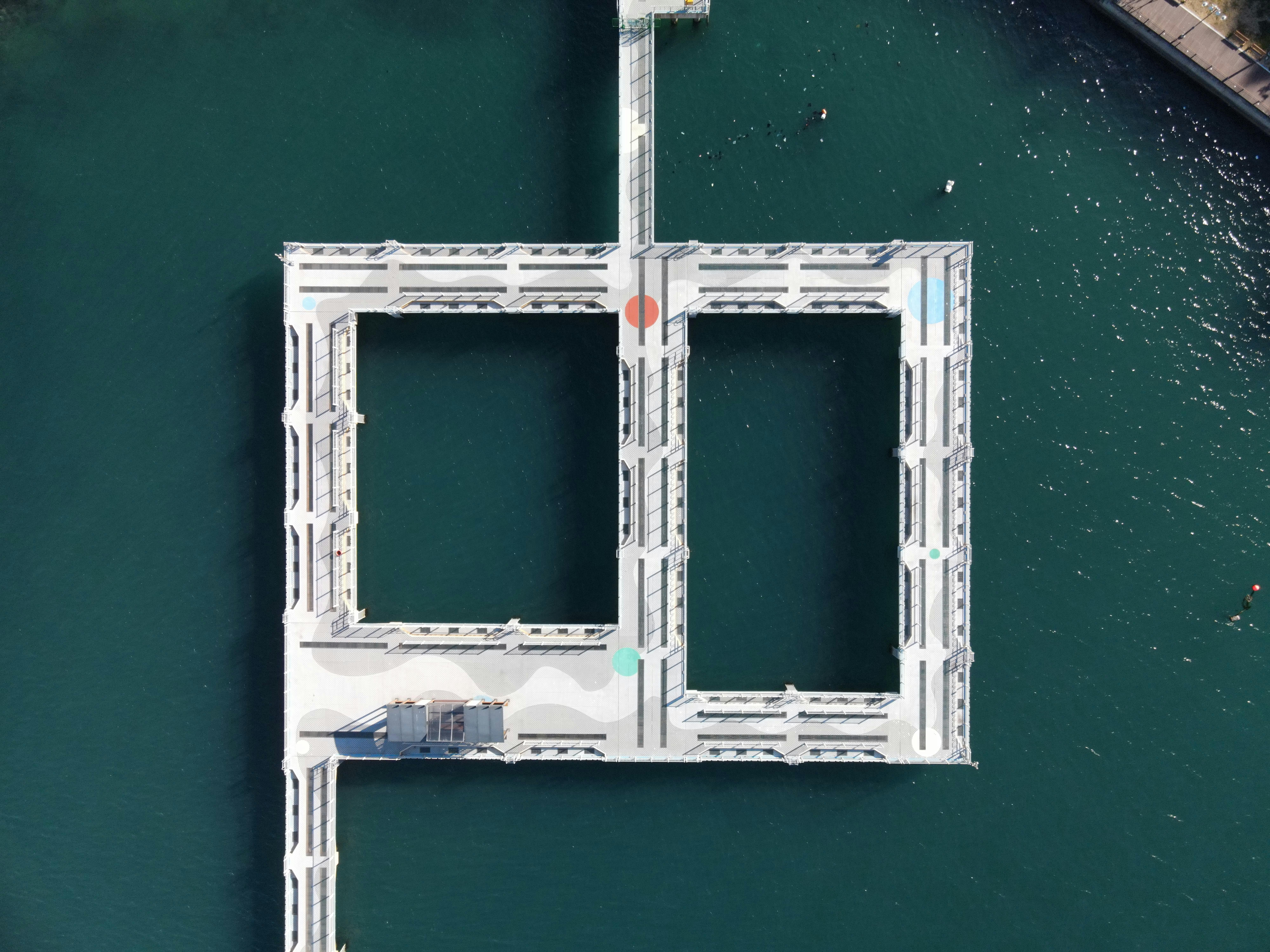 Top View of a Pier with Right Angles · Free Stock Photo