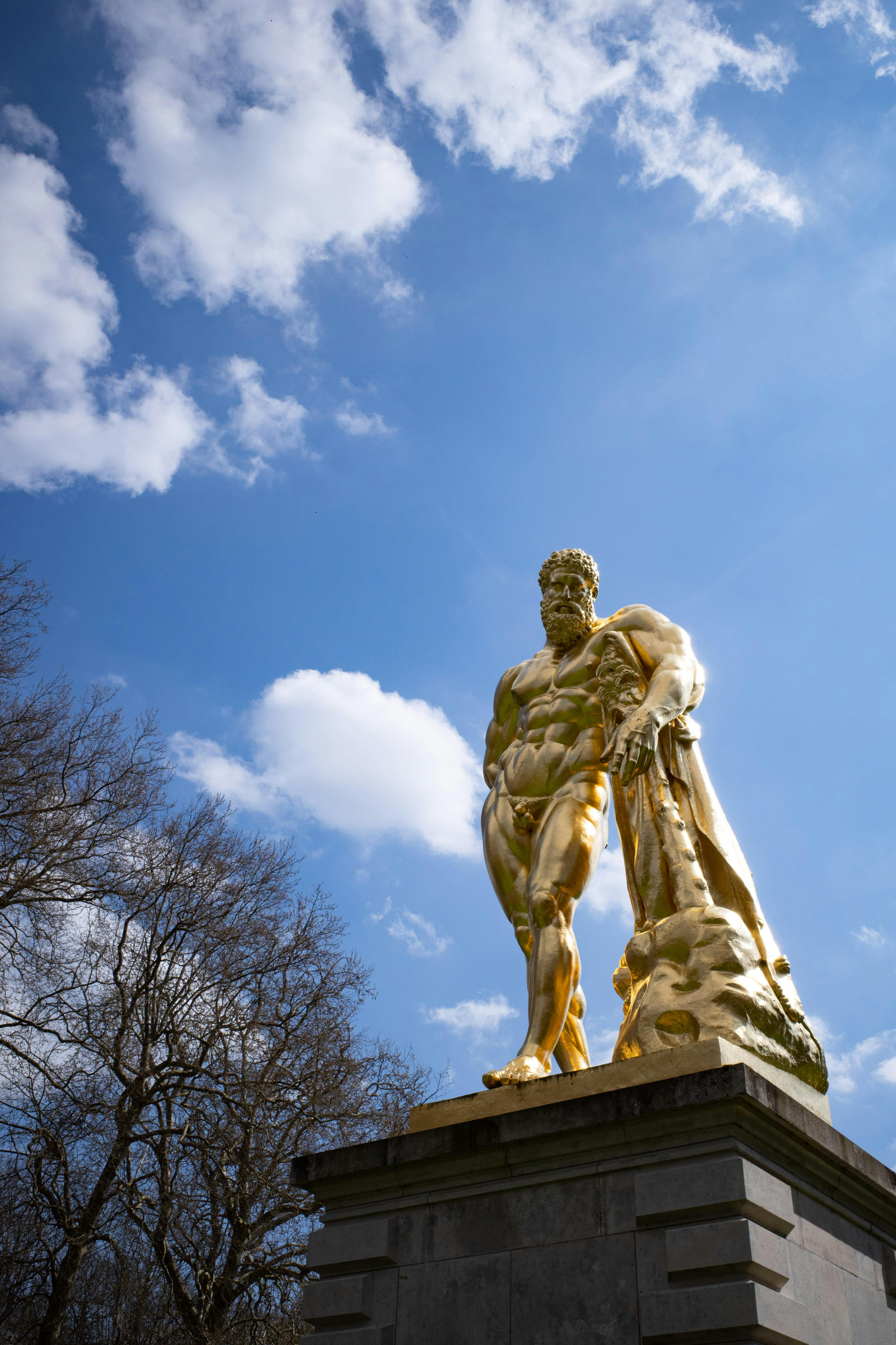 Statue of Apollo 11 Astronauts · Free Stock Photo