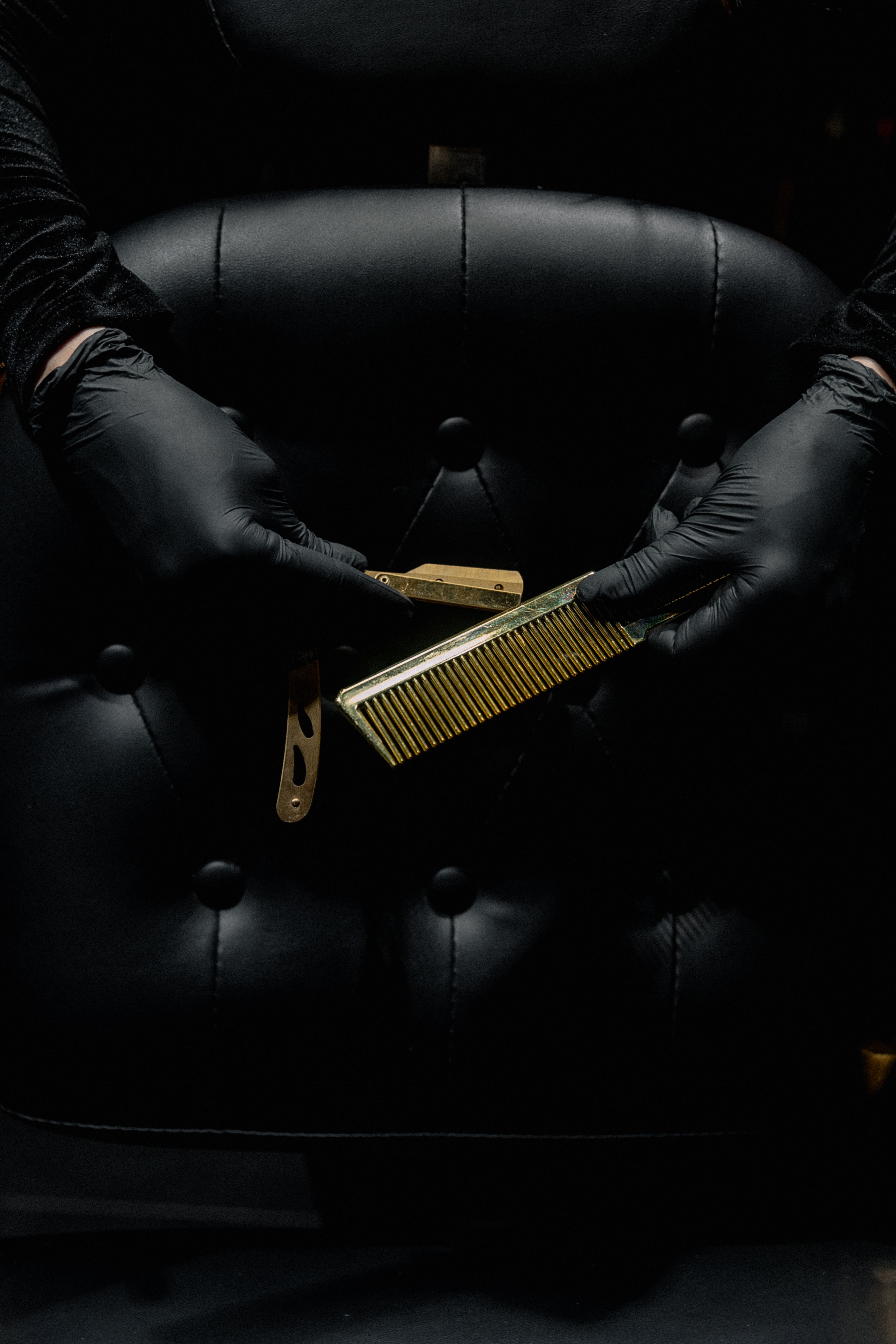 Leather Barber Armchair, Comb, and Razor · Free Stock Photo