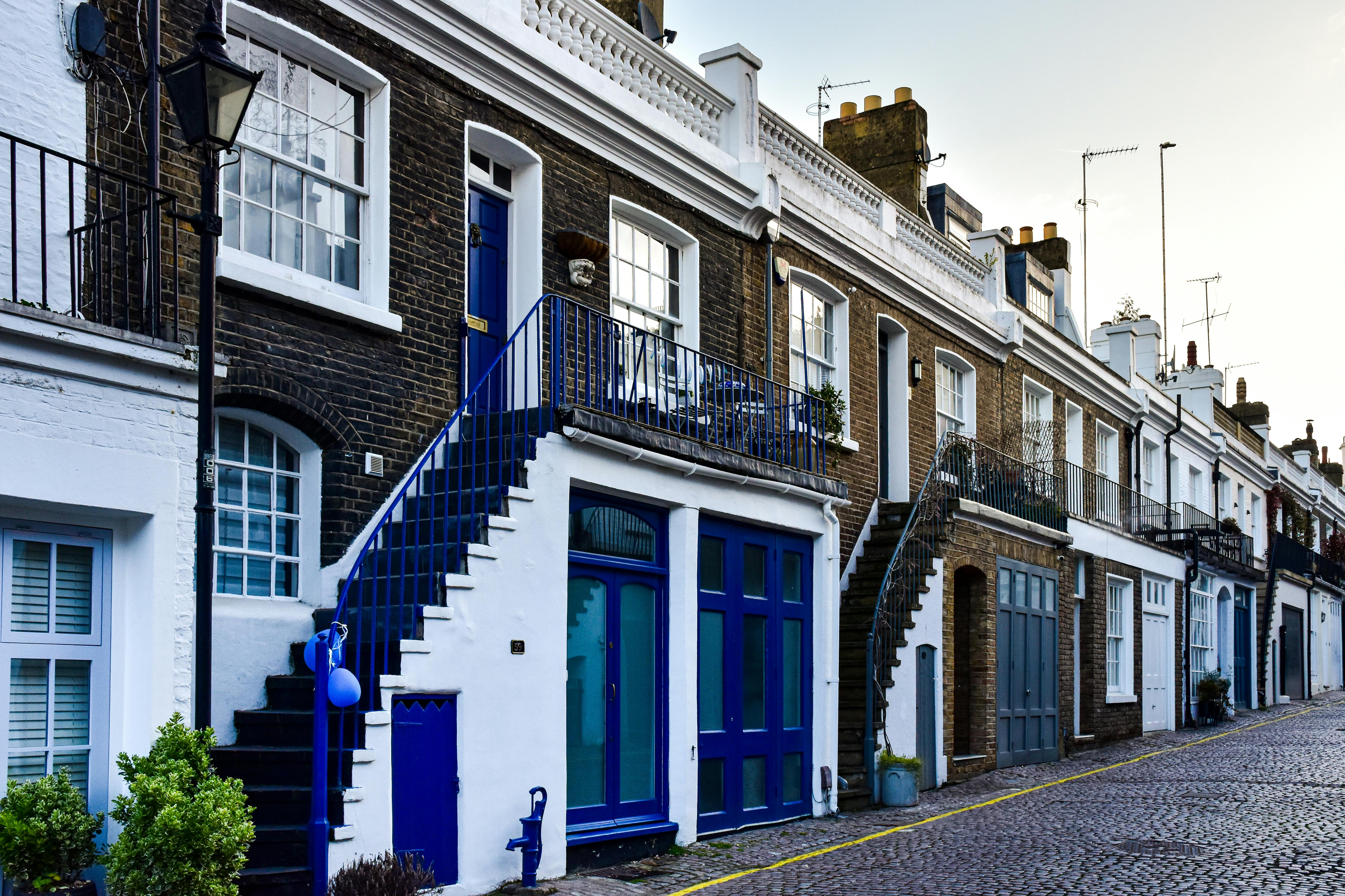 Facade of Townhouses on One of the Streets of London, England · Free ...