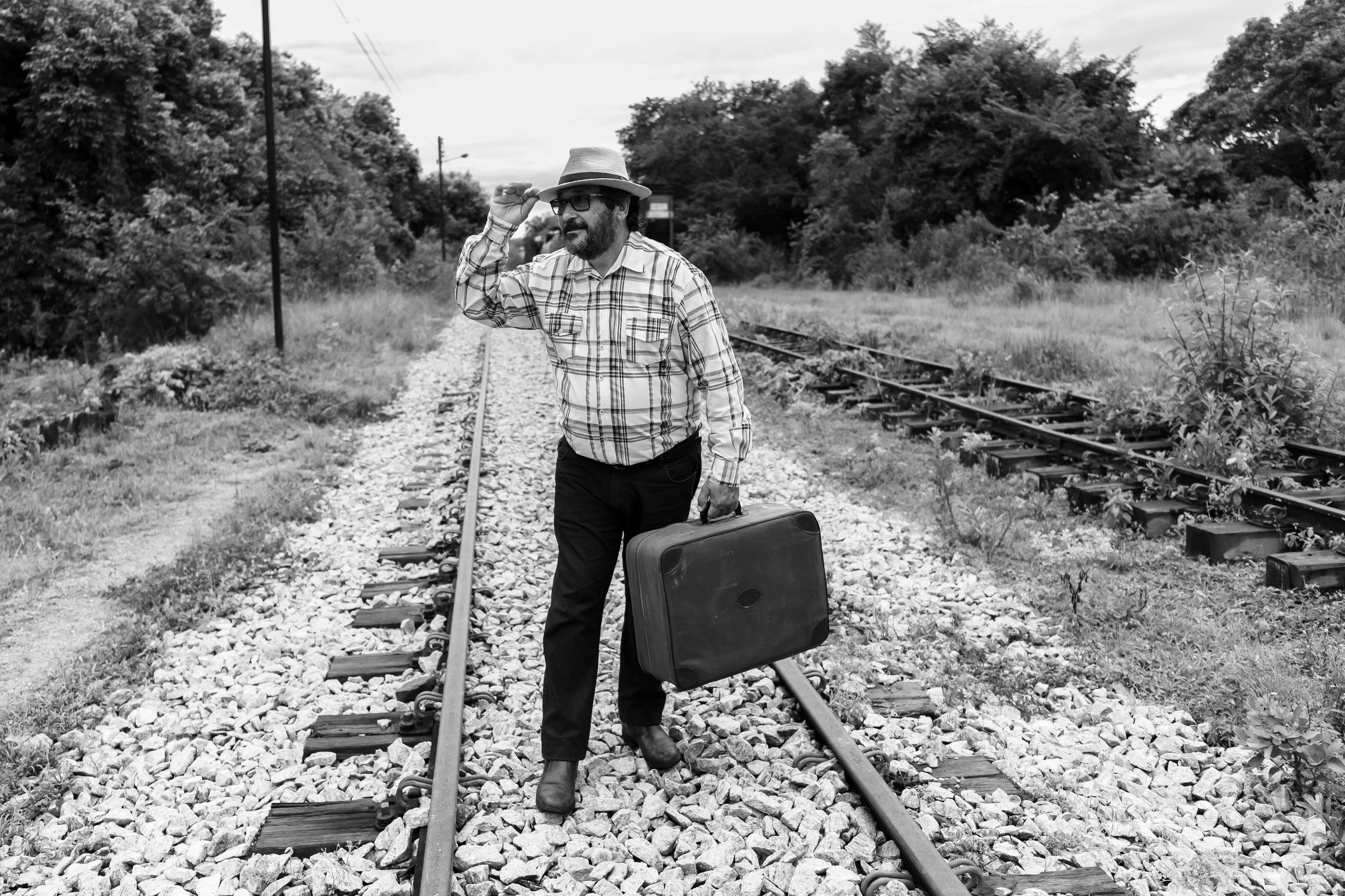 Travel Model Men Photos, Download The BEST Free Travel Model Men Stock ...