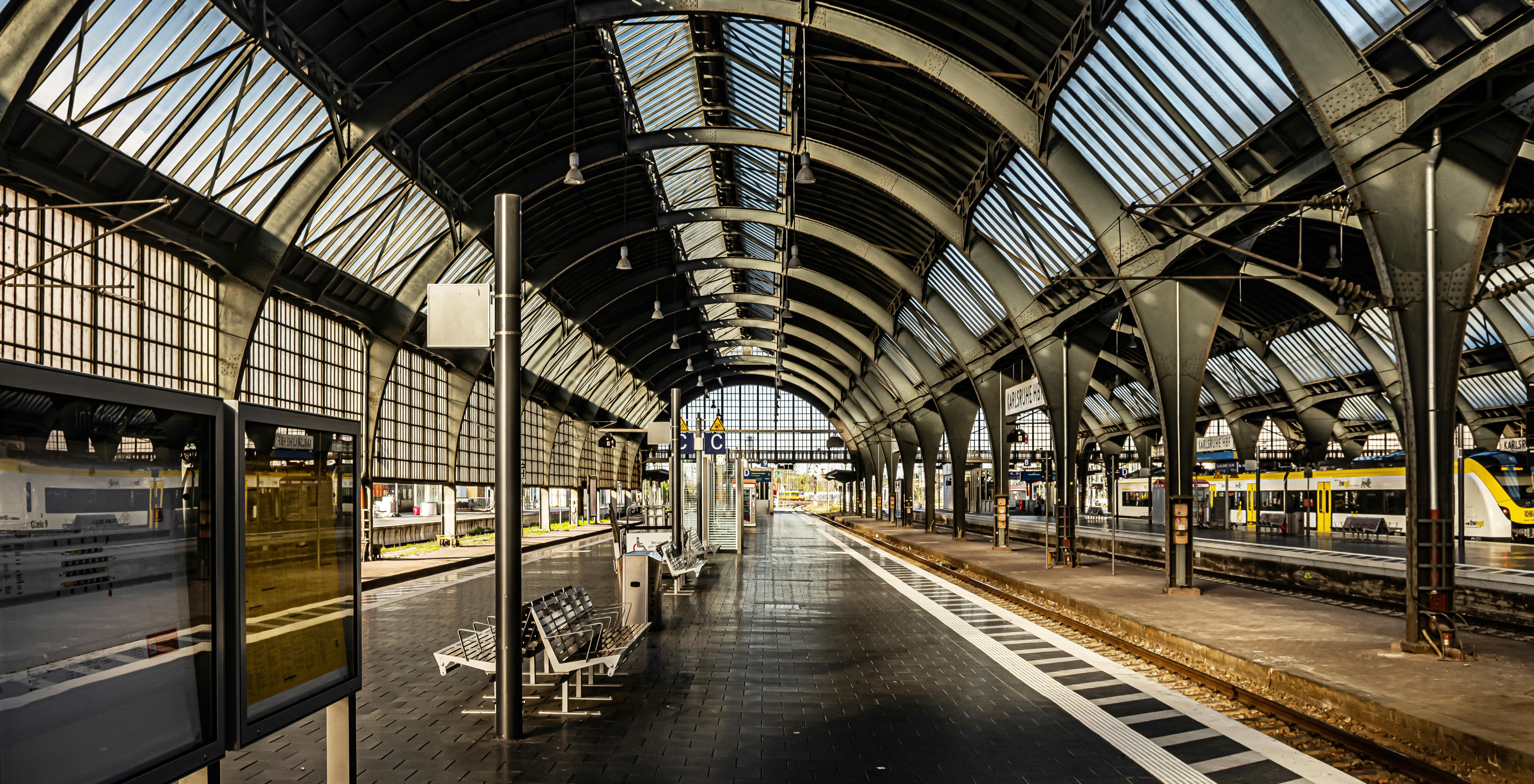 Symmetrical Shot of Plaforms at the Amsterdam Central Station · Free ...