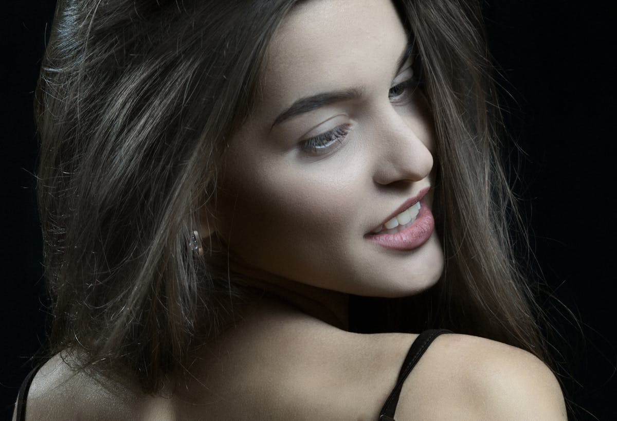 Woman Turning Head Back Photos, Download The BEST Free Woman Turning ...