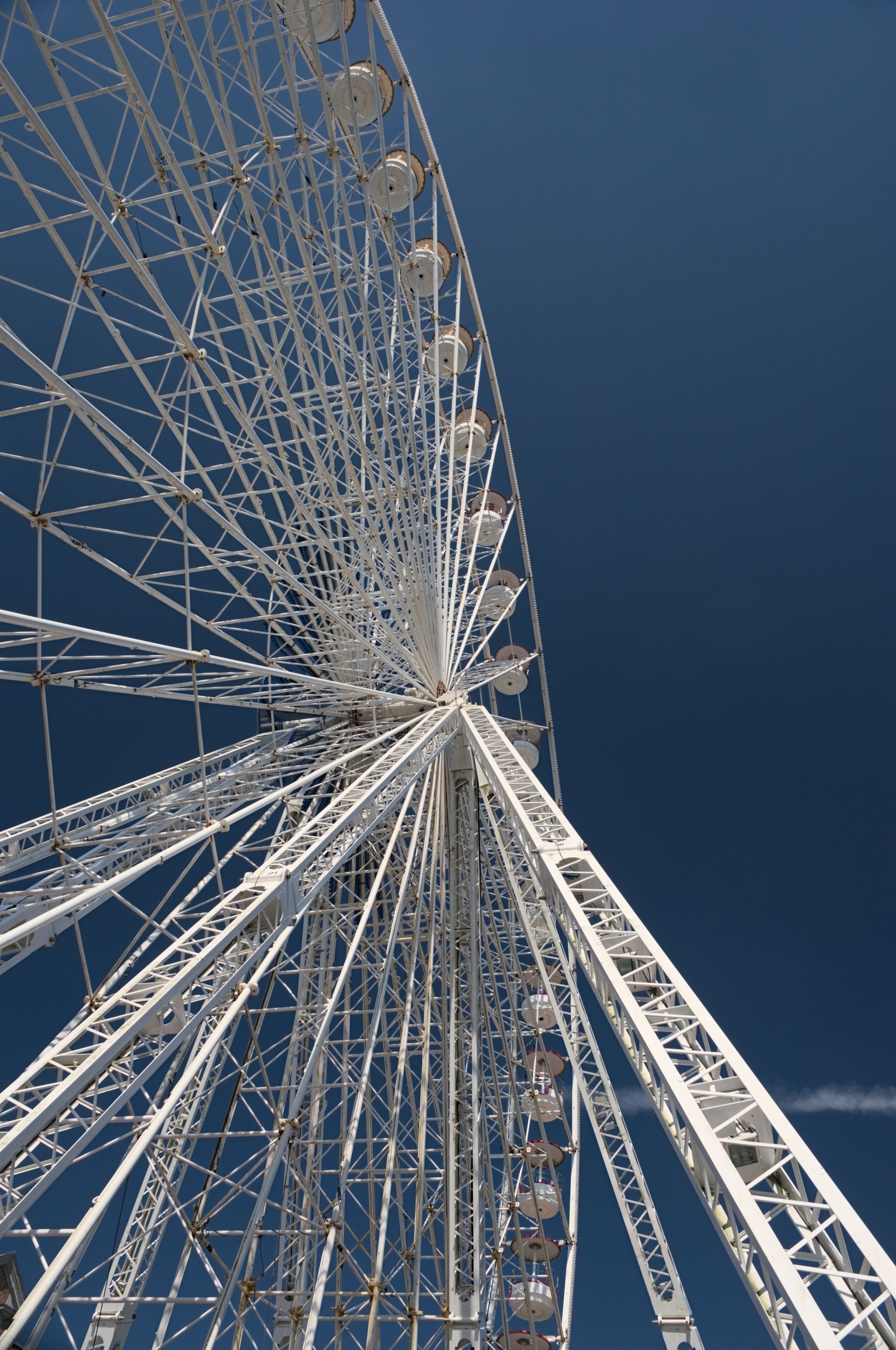 Ferris Wheel under Clear Sky · Free Stock Photo