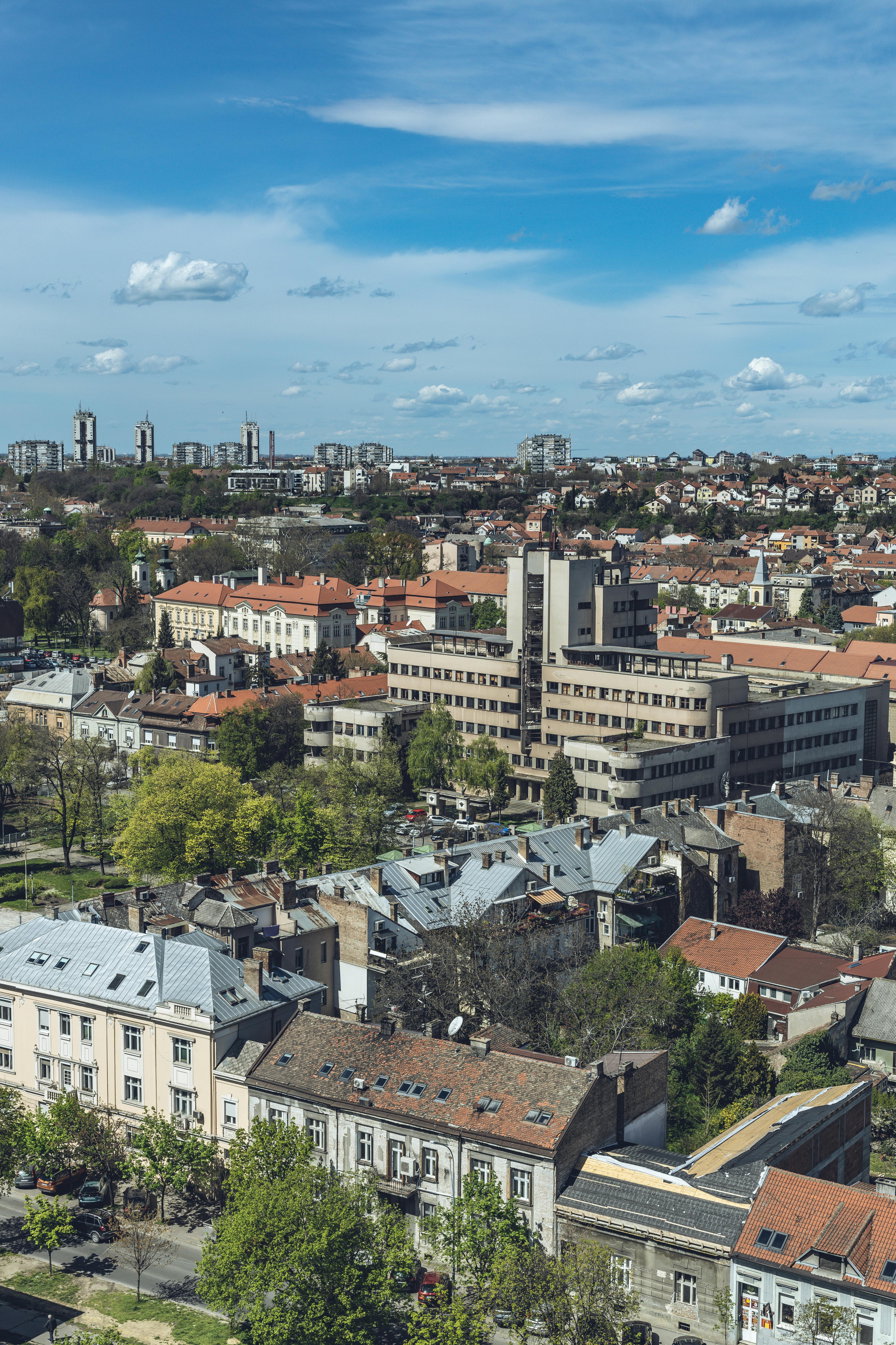 Cityscape with Air Force Command Building in Belgrade · Free Stock Photo