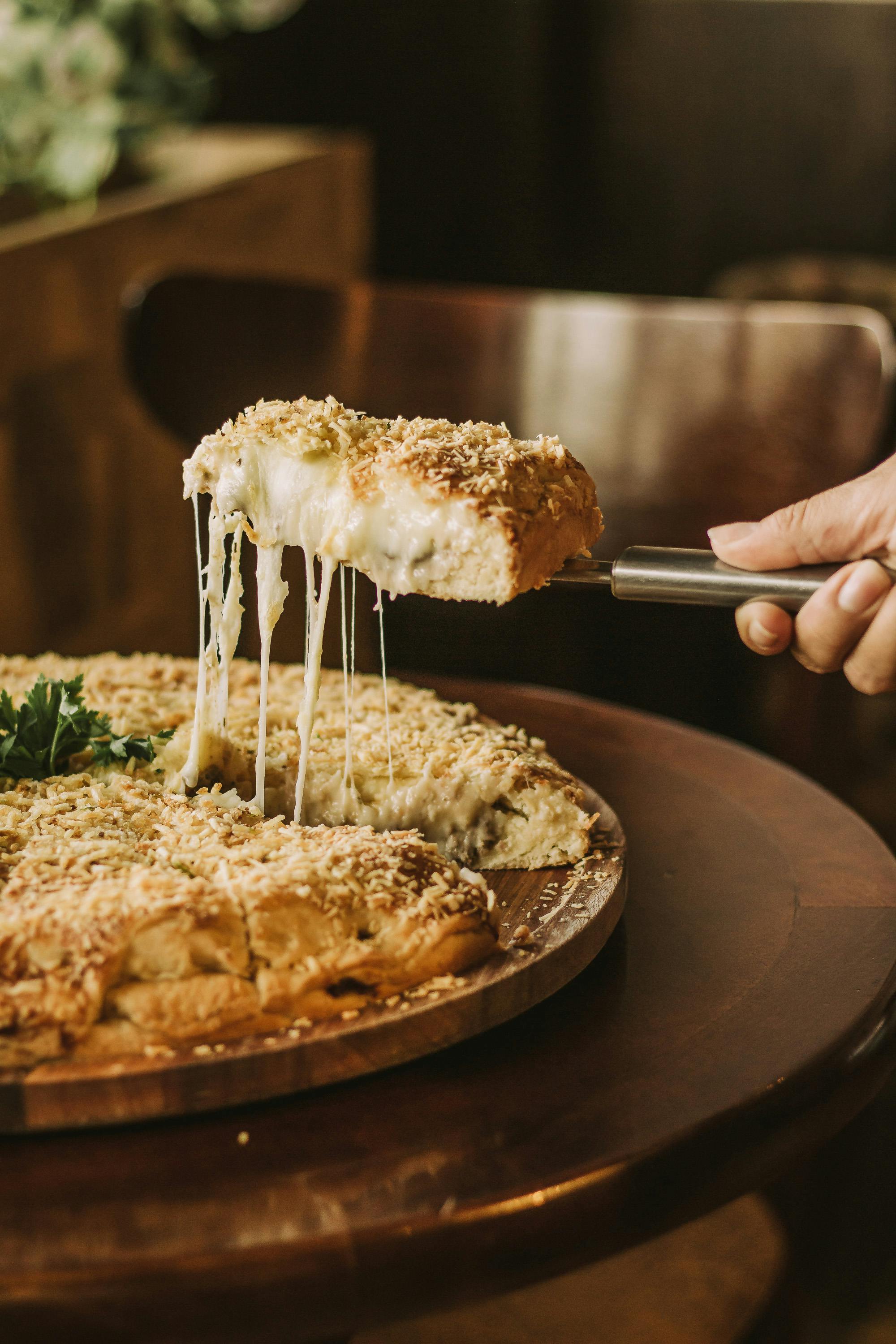 Cheese Pizza on a Fat Crust · Free Stock Photo
