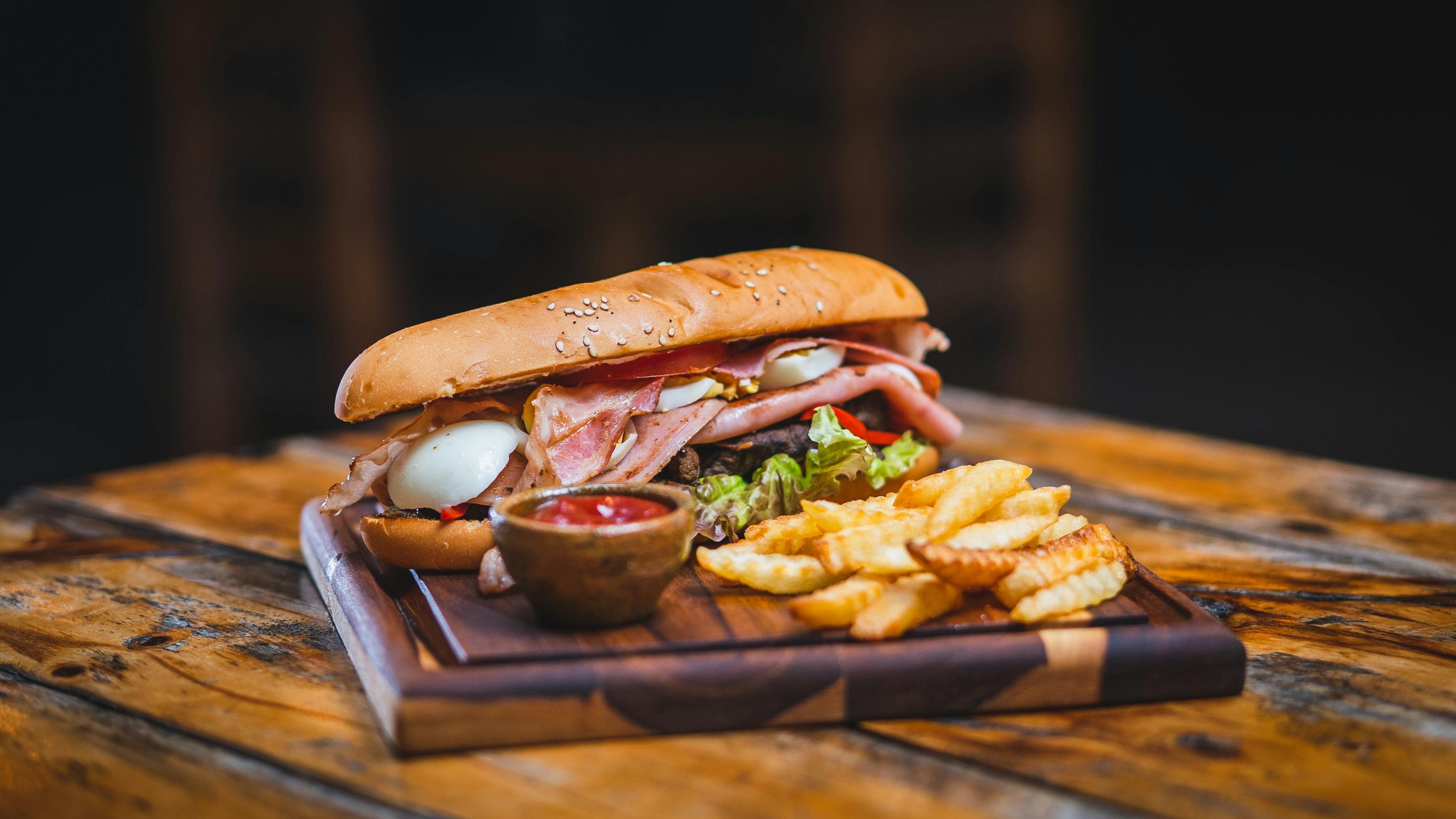 Food On Table Photos, Download The BEST Free Food On Table Stock Photos ...