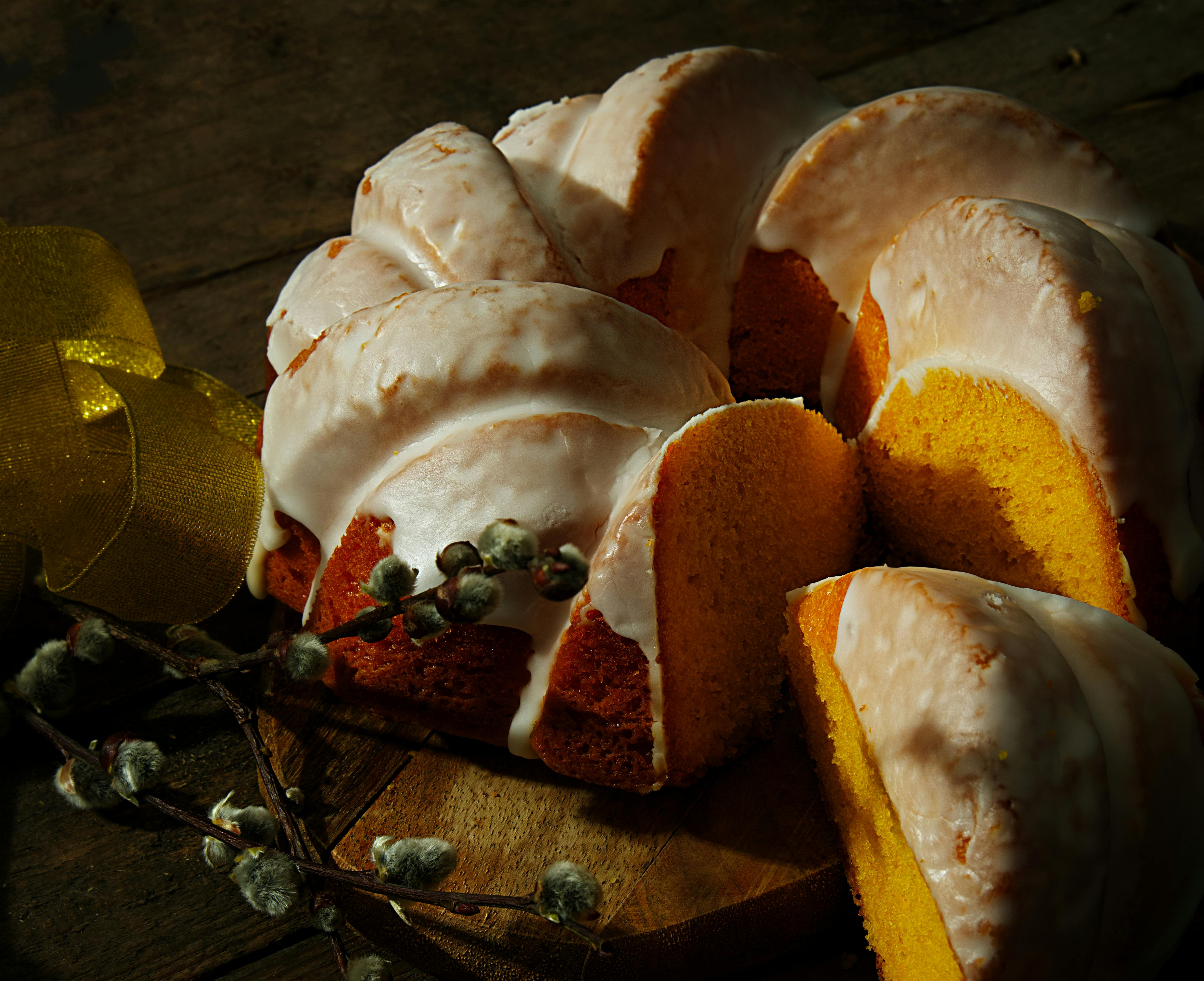 Close-up of a Traditional Sand Cake with Icing · Free Stock Photo