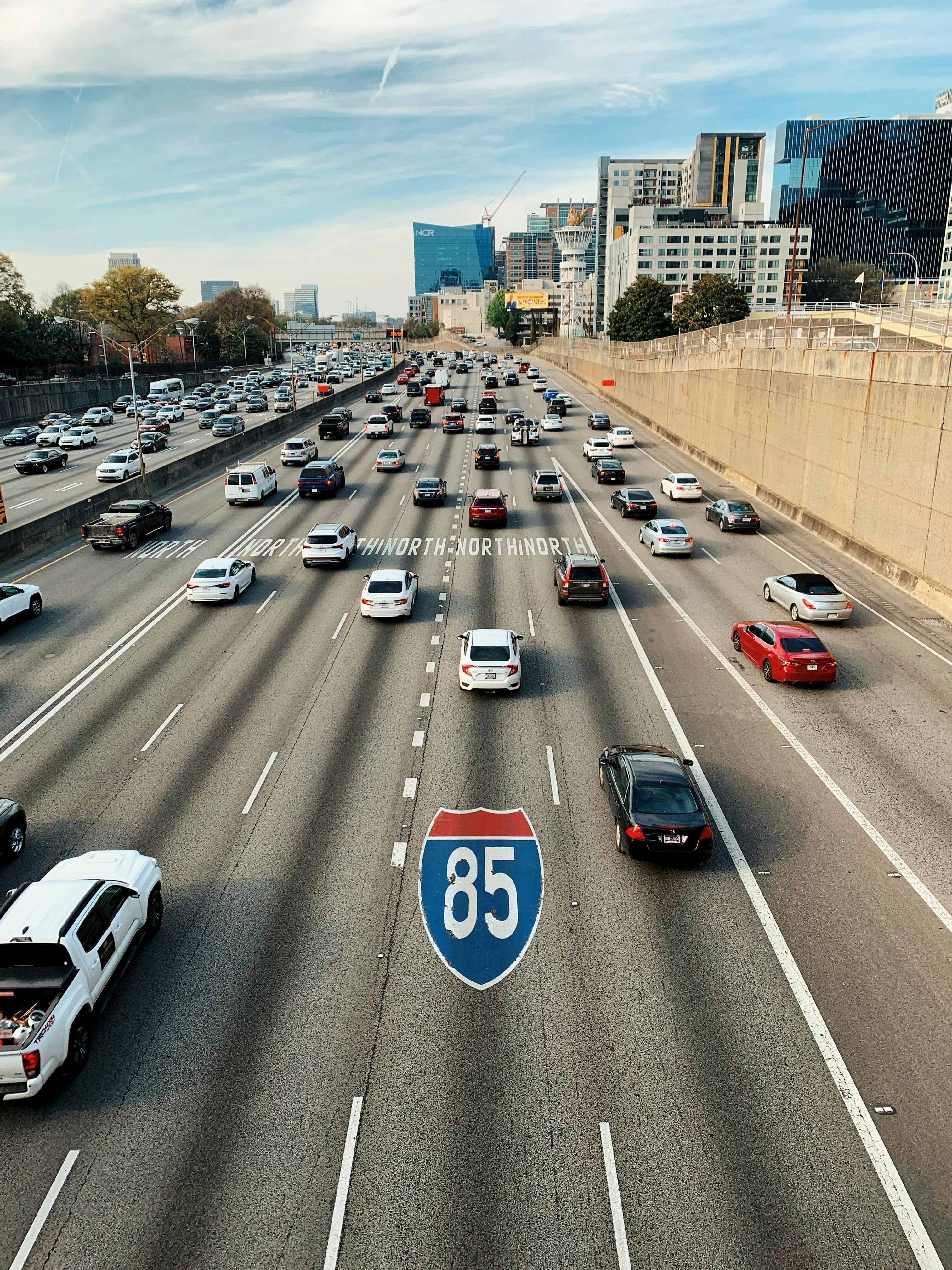 Traffic on Route 85 in City in USA · Free Stock Photo