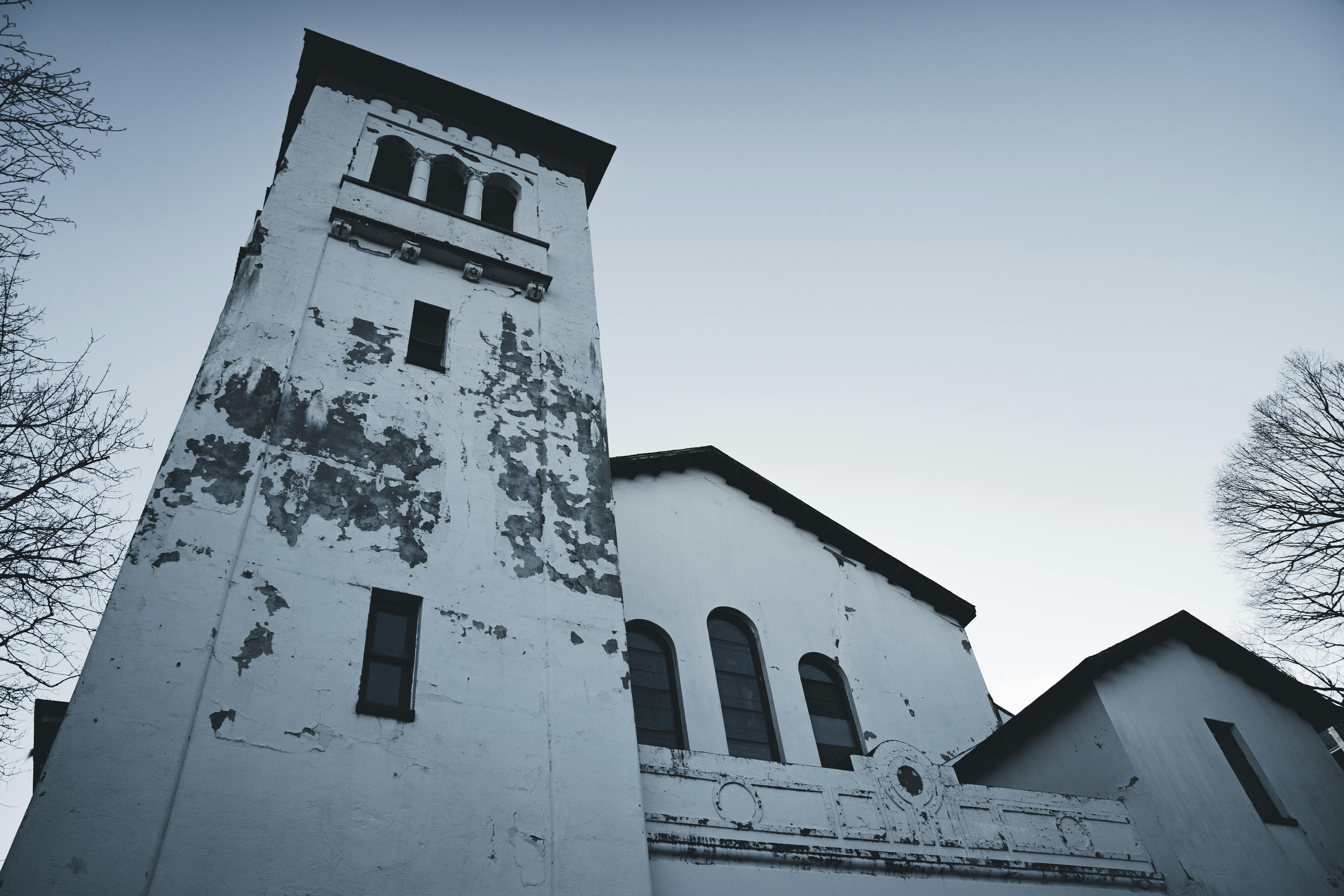 White Church Building · Free Stock Photo
