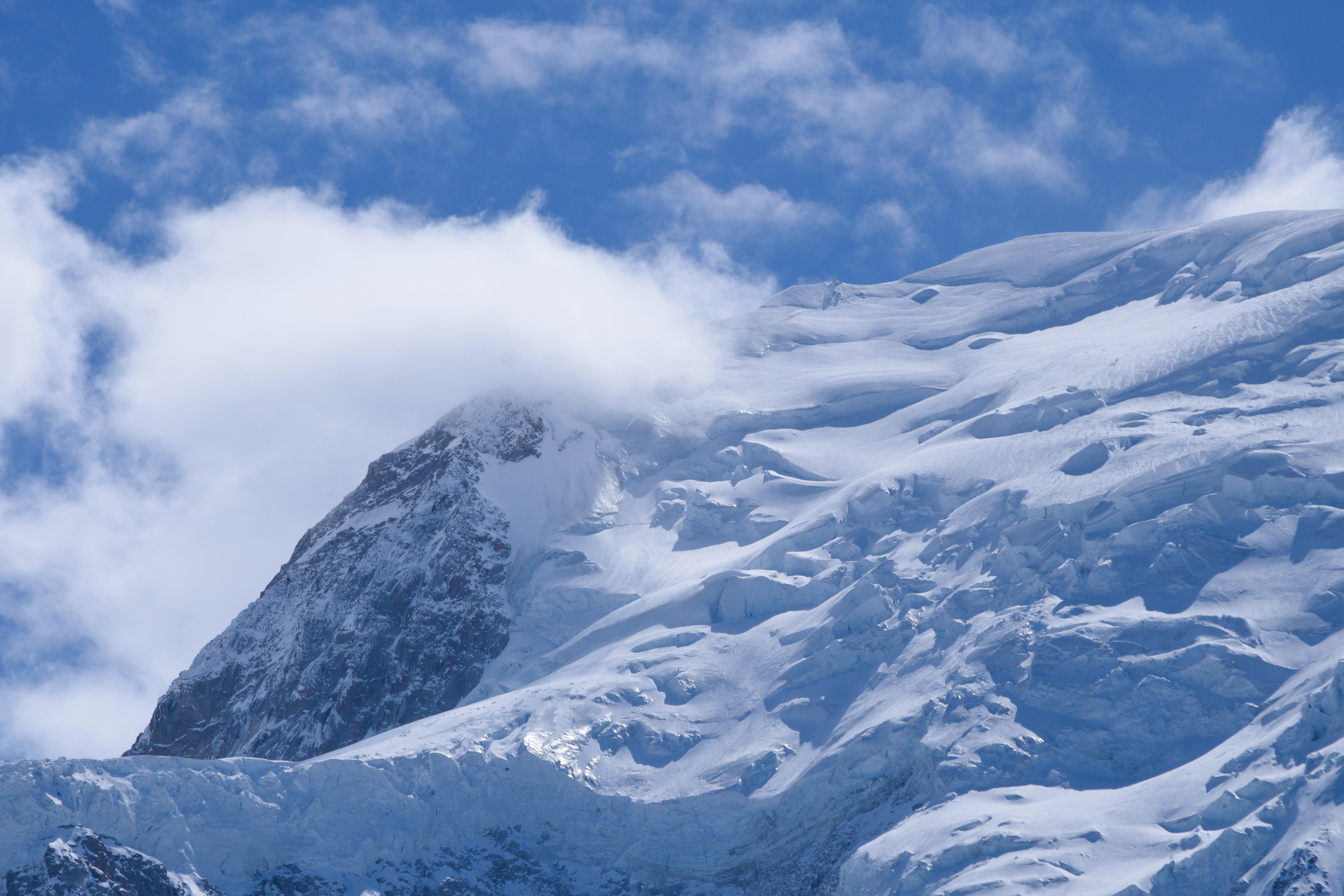 Steep Mountains in Snow · Free Stock Photo