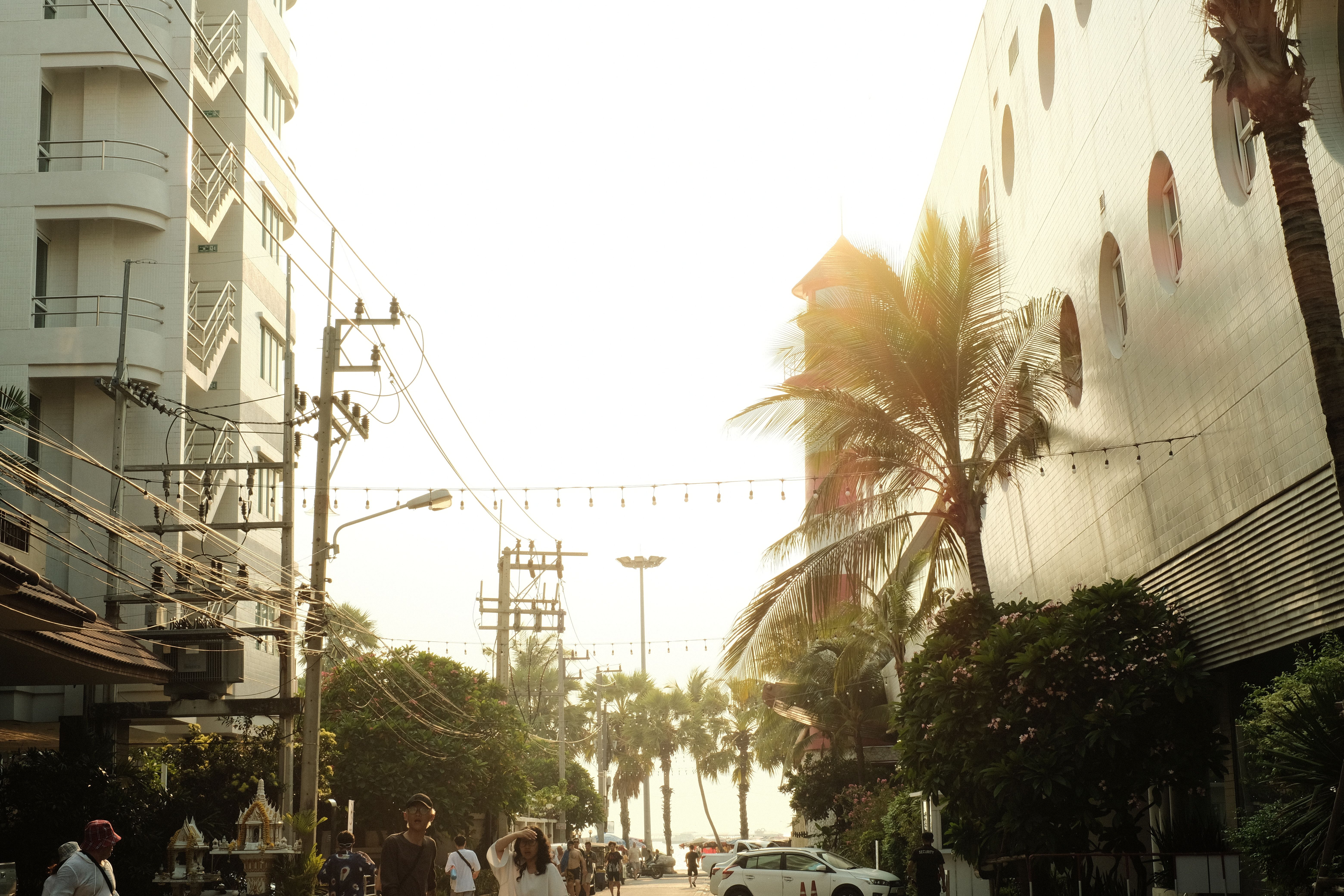 City Street Leading to the Sea · Free Stock Photo