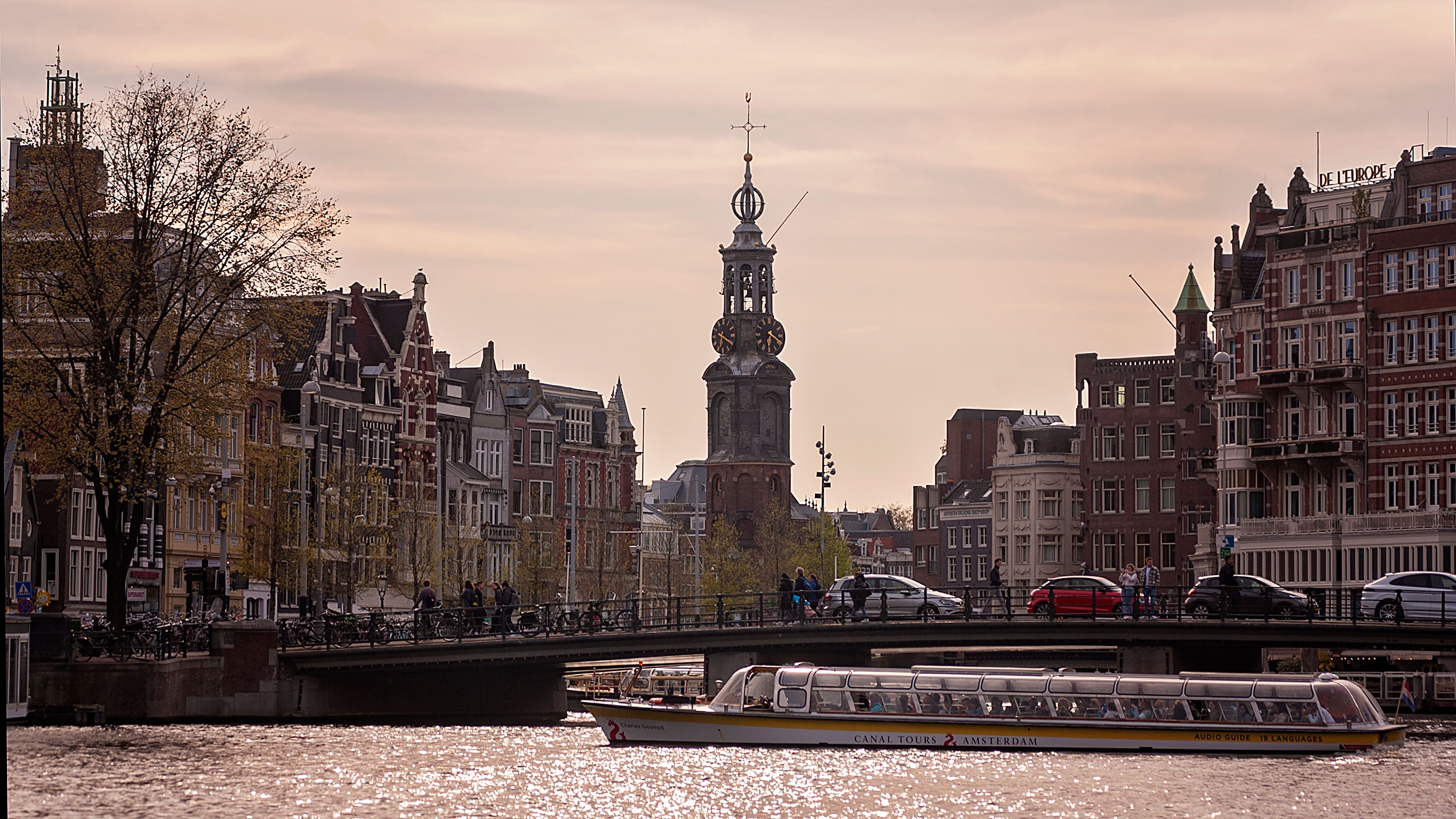 Bridge and Munttoren in Amsterdam · Free Stock Photo