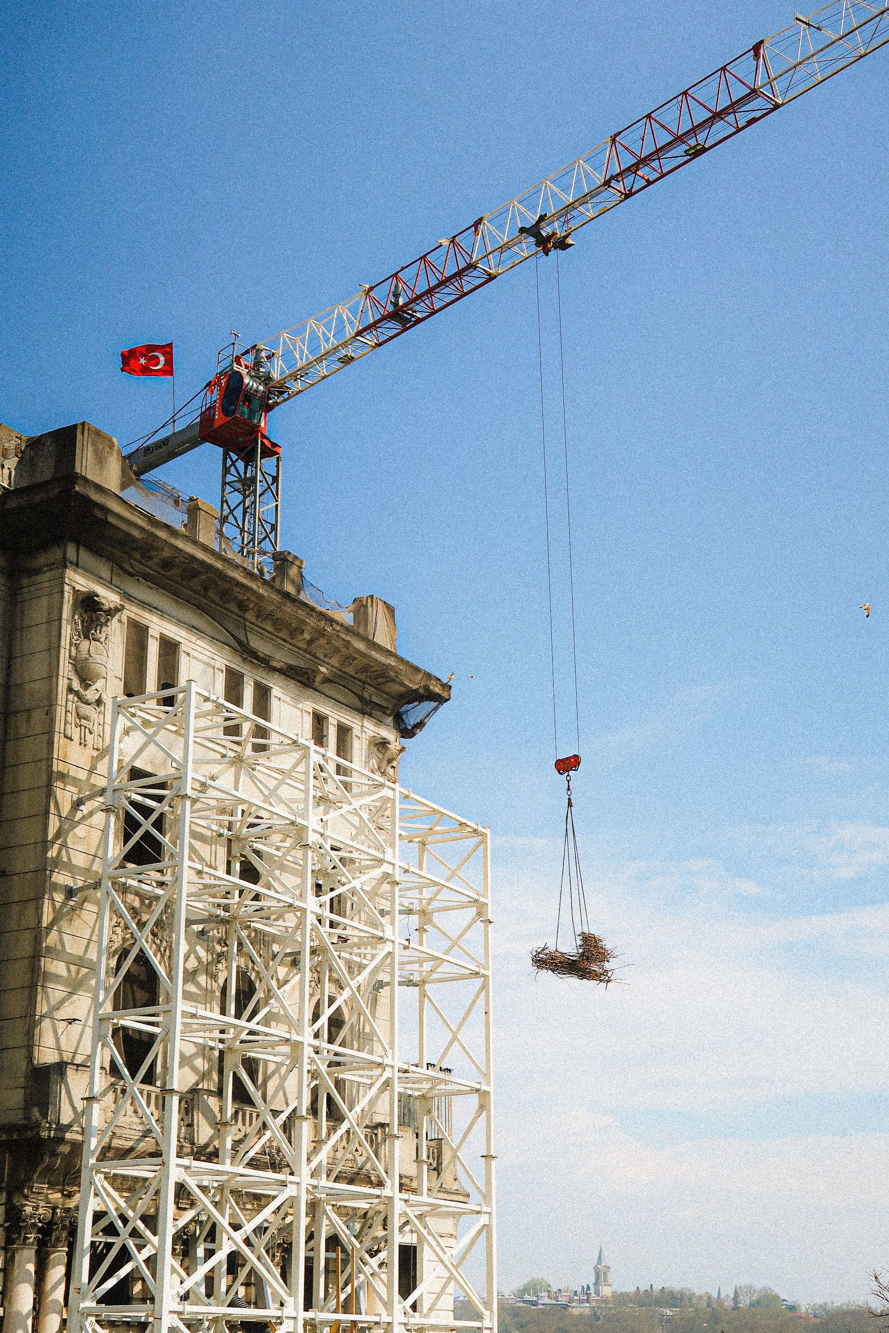 Building Site And Crane Lift Photos, Download The BEST Free Building ...