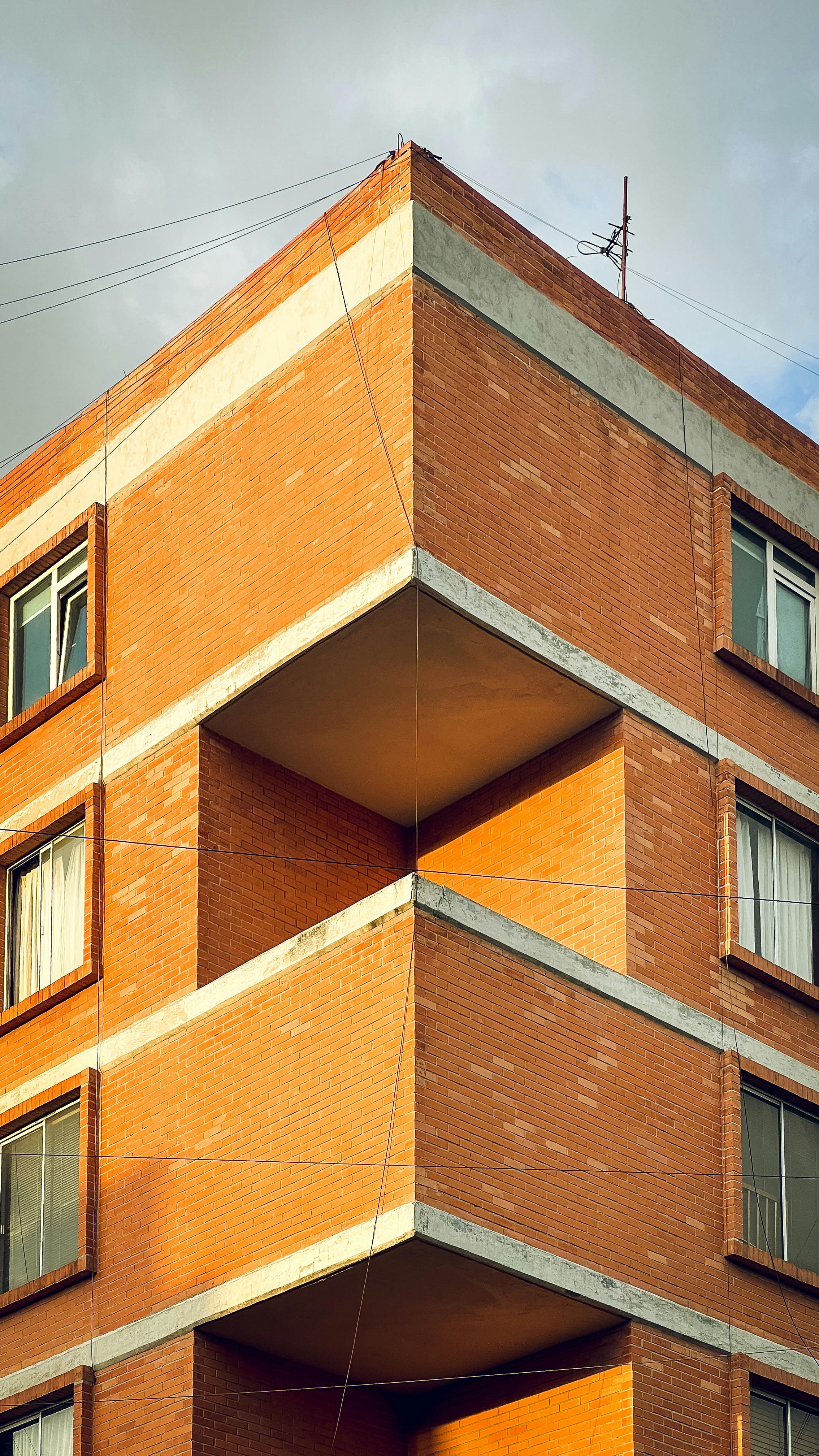 Corner of Building · Free Stock Photo