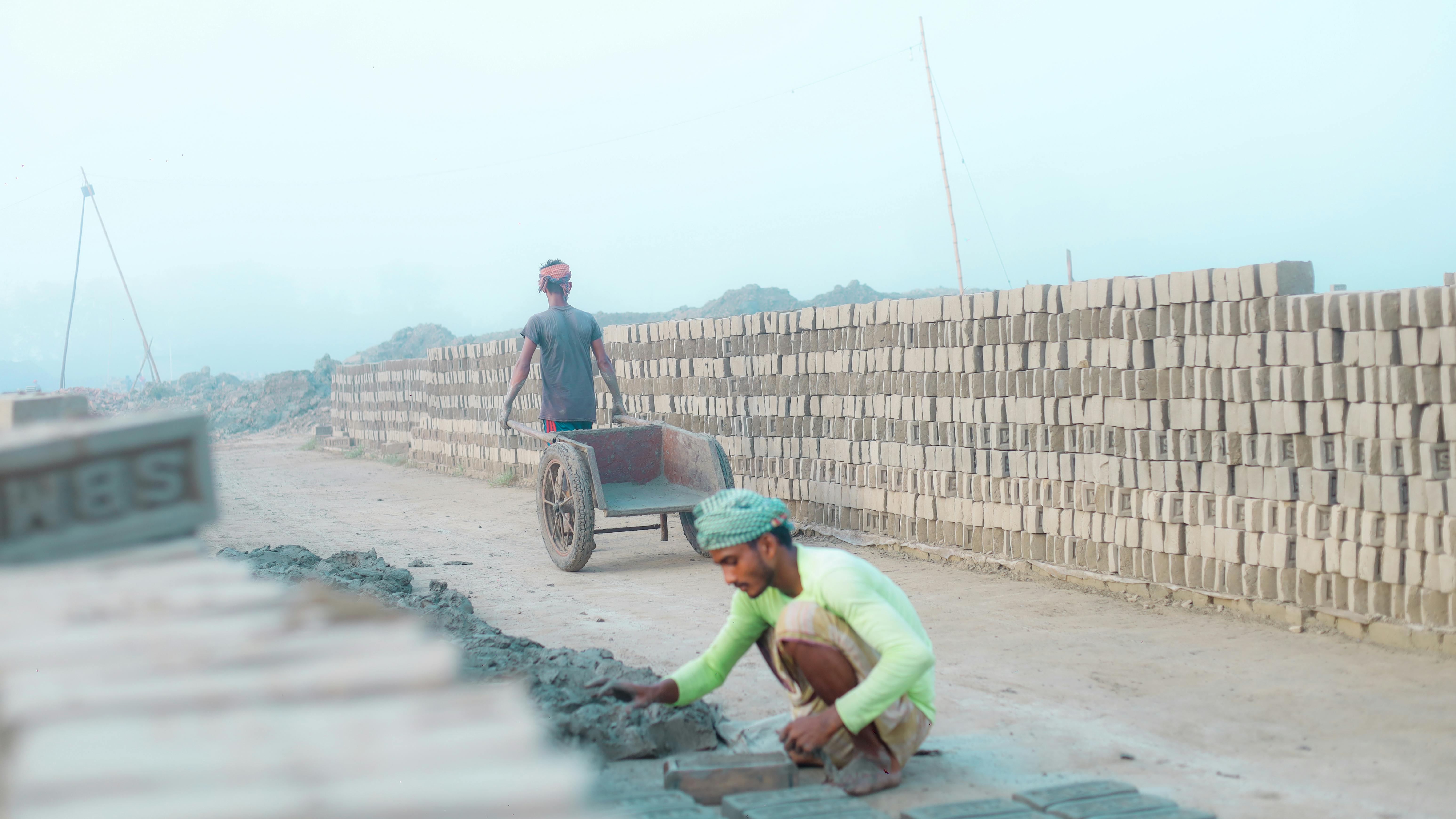 Workers India Photos, Download The BEST Free Workers India Stock Photos ...