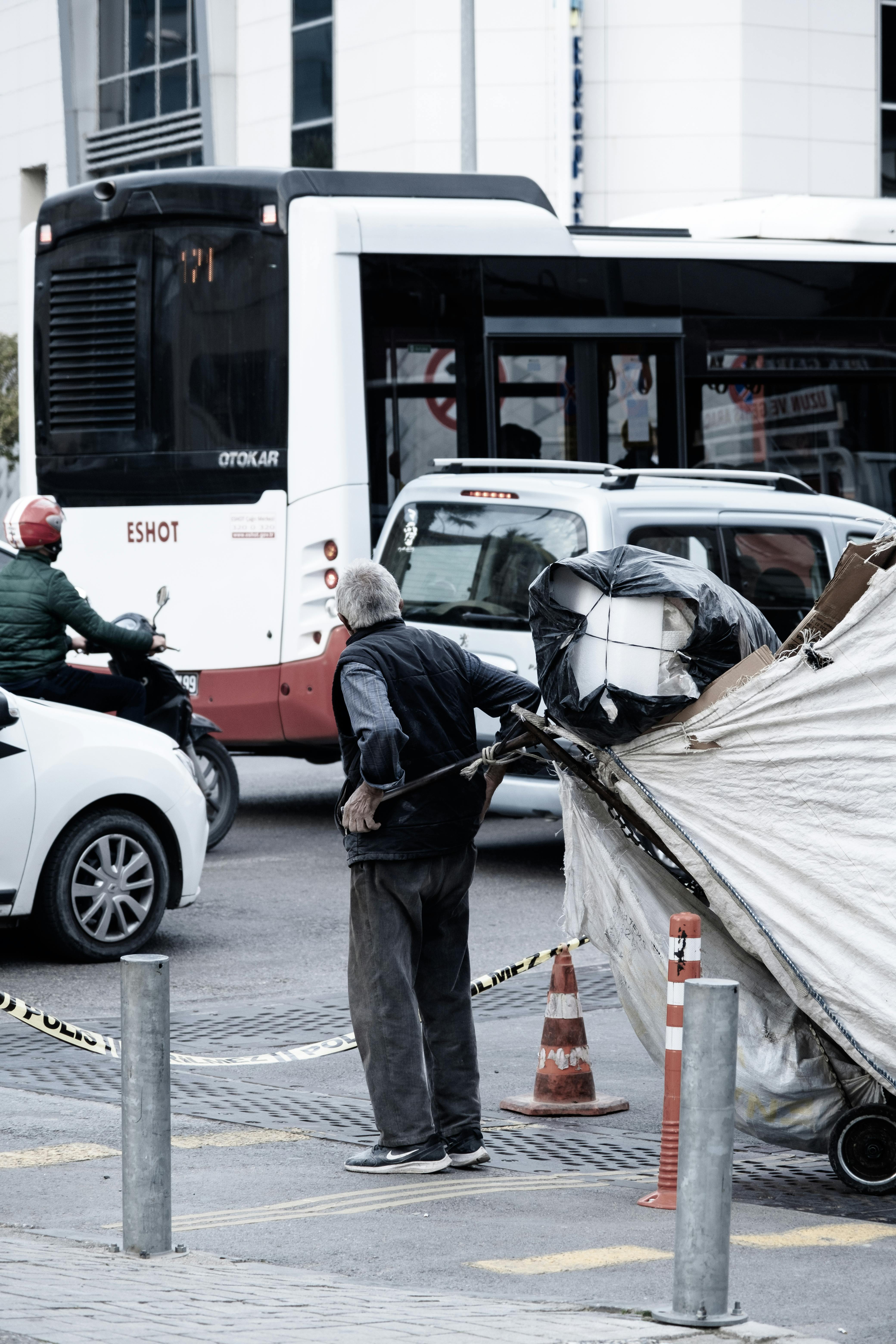 Homeless Car Photos, Download The BEST Free Homeless Car Stock Photos ...