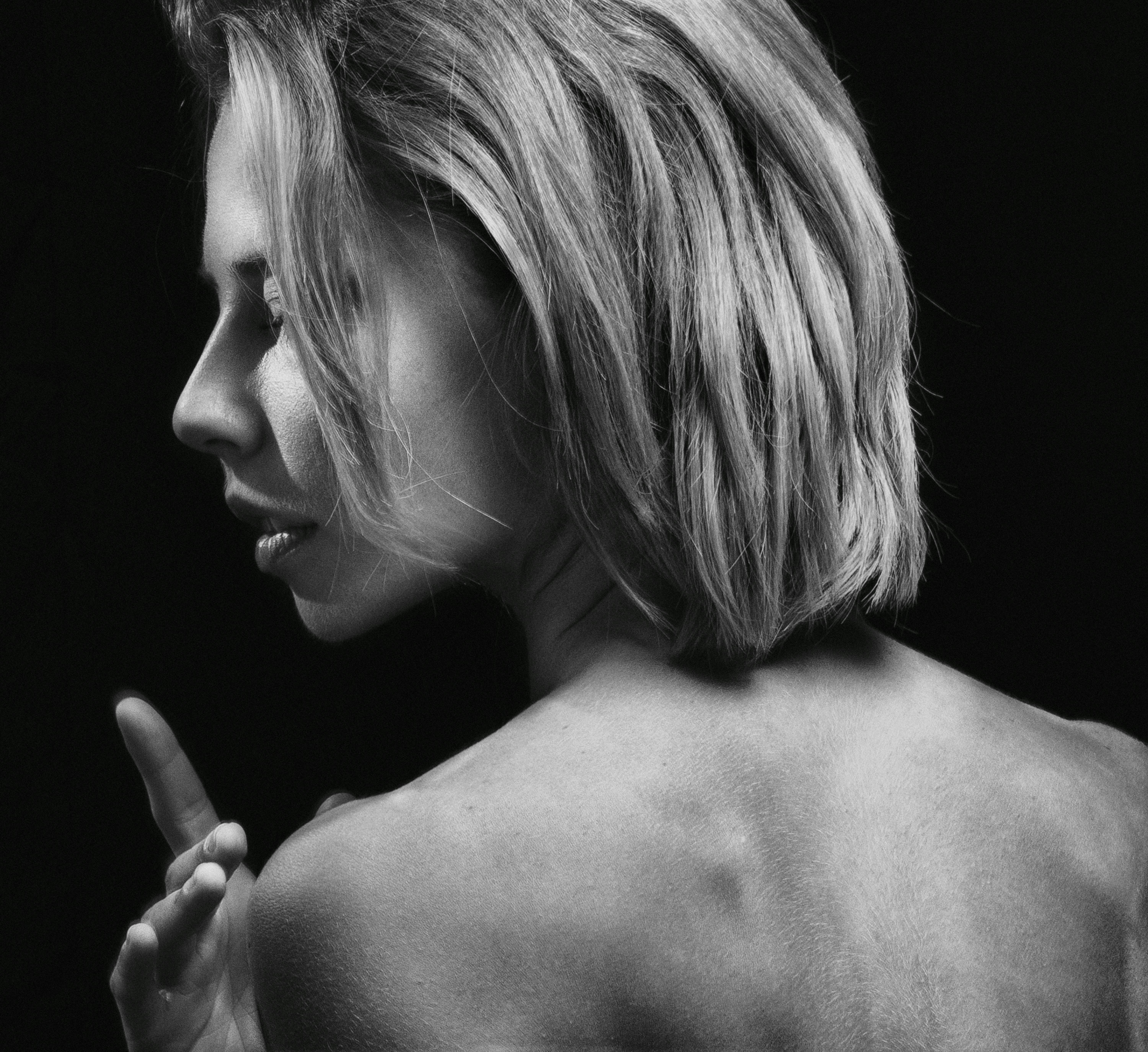 Back View of Woman in Black and White · Free Stock Photo