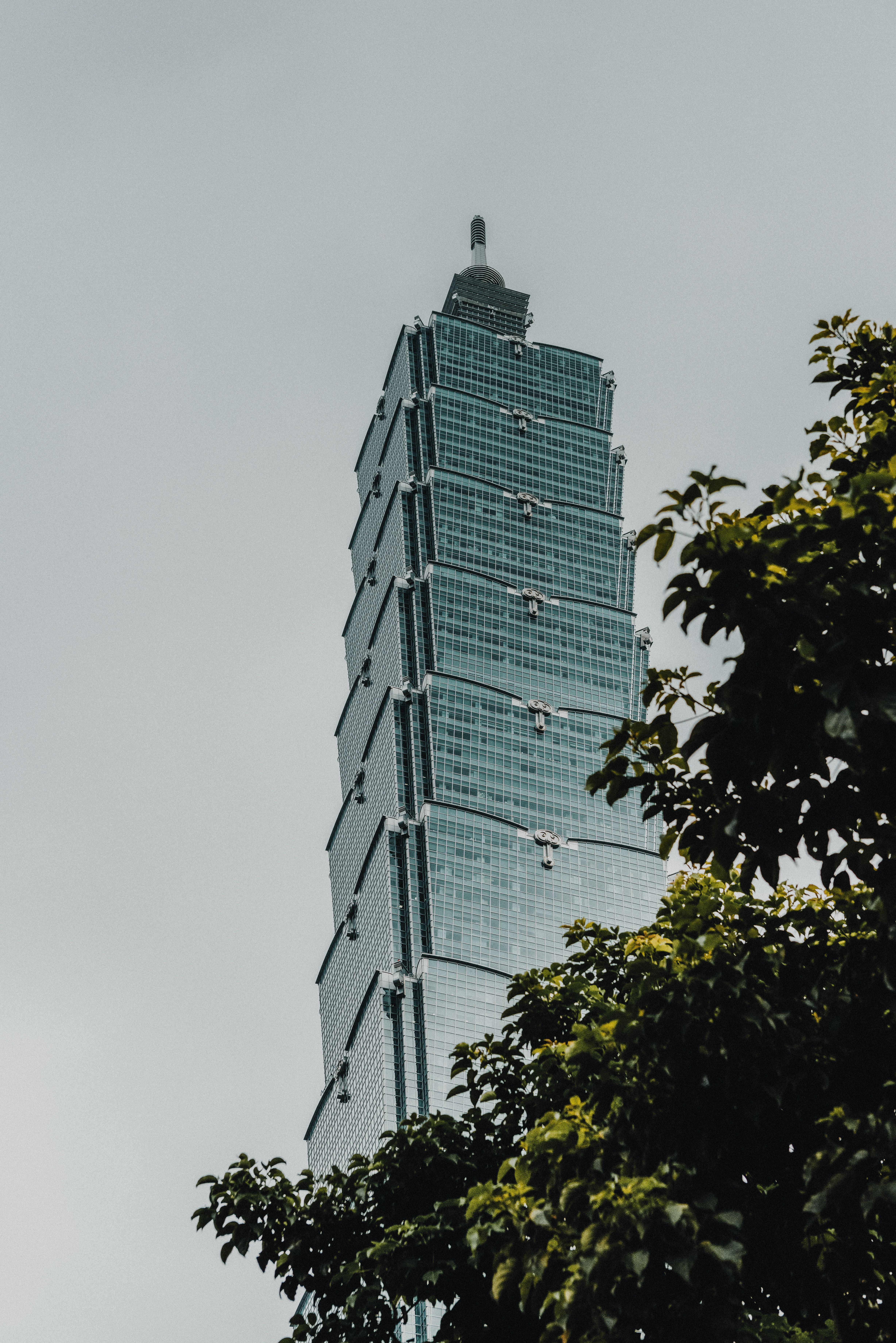 Low Angle View of a Modern Skyscraper · Free Stock Photo