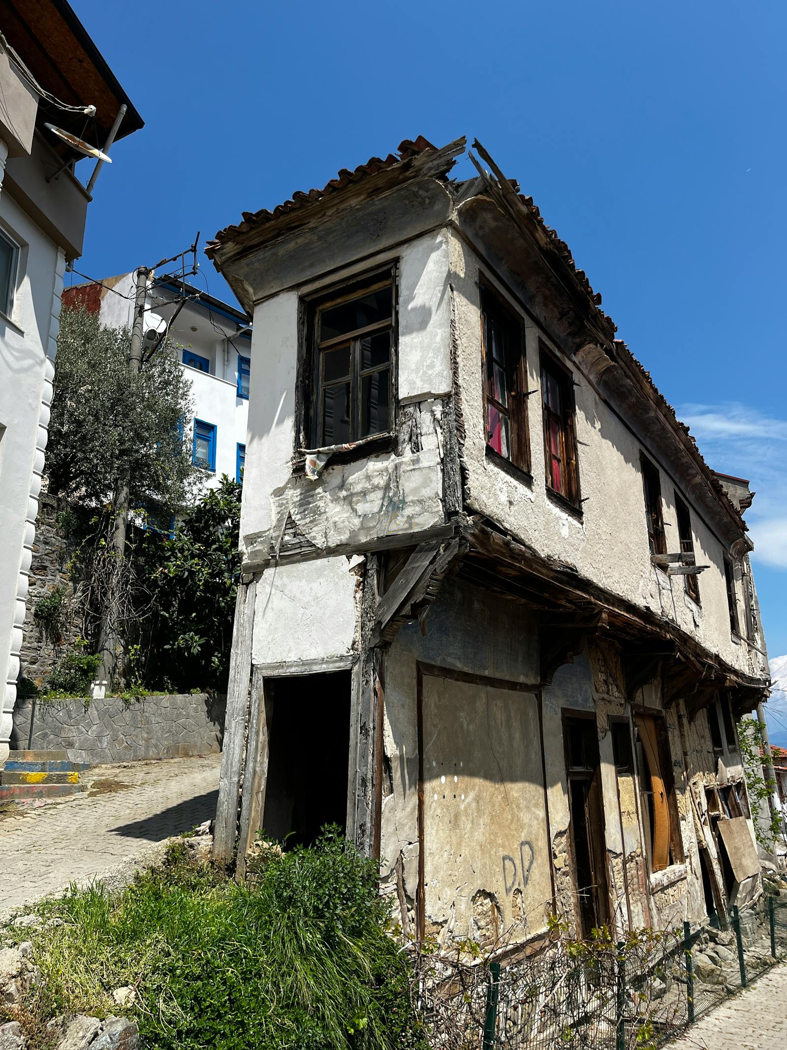 Destroyed Town Photos, Download The BEST Free Destroyed Town Stock ...