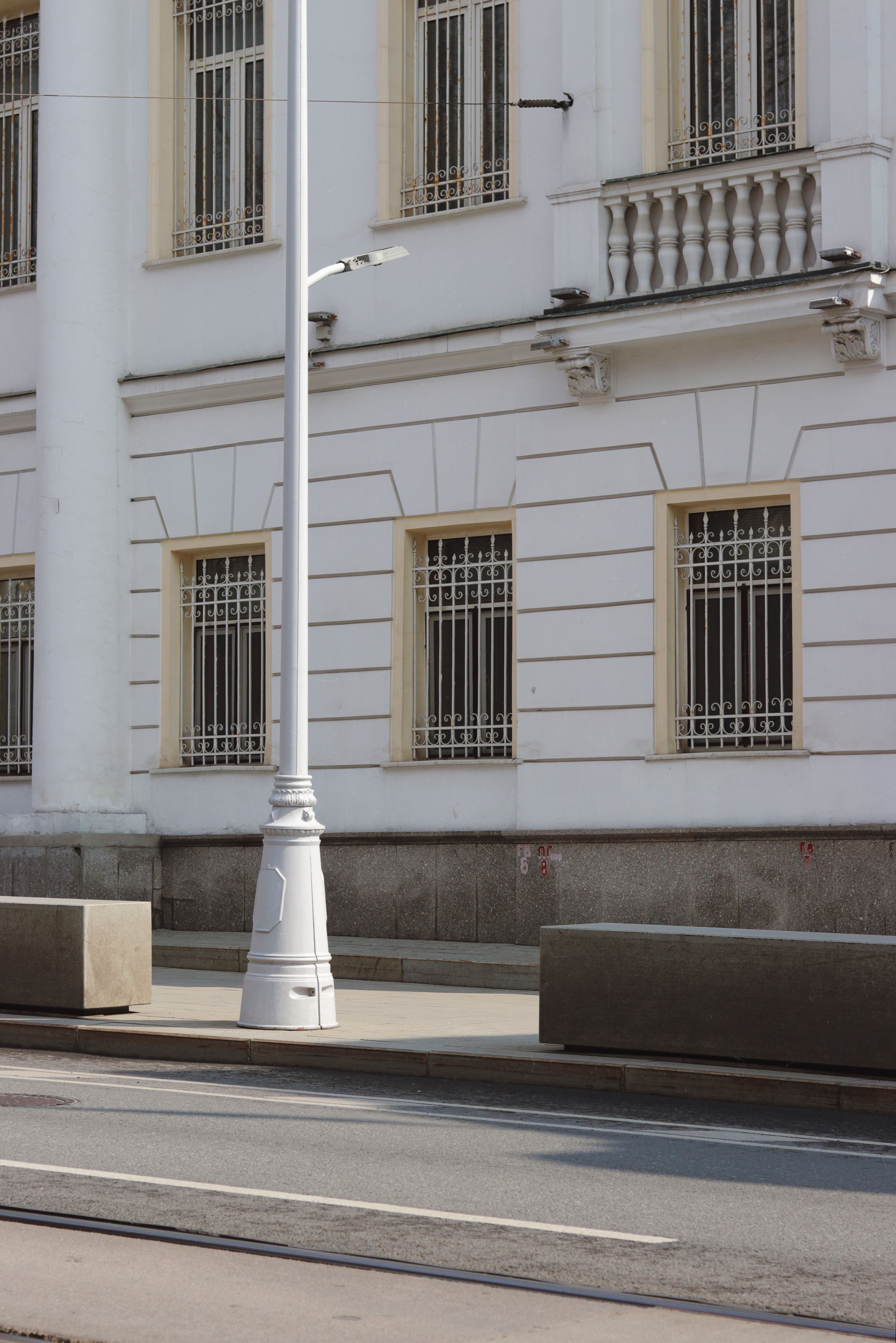 View on the Street and a White Classical Building · Free Stock Photo