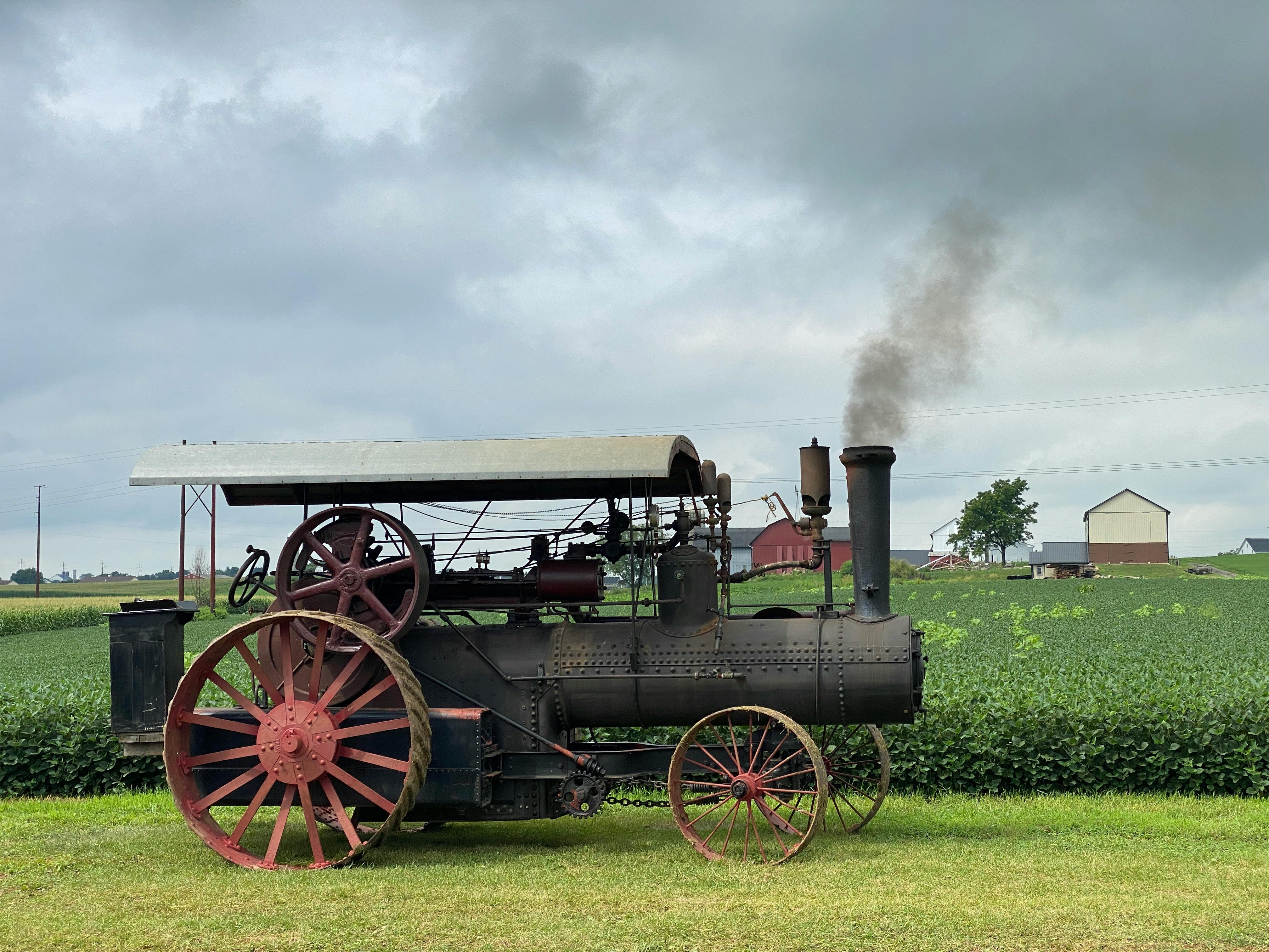 Old Steam Tractor · Free Stock Photo