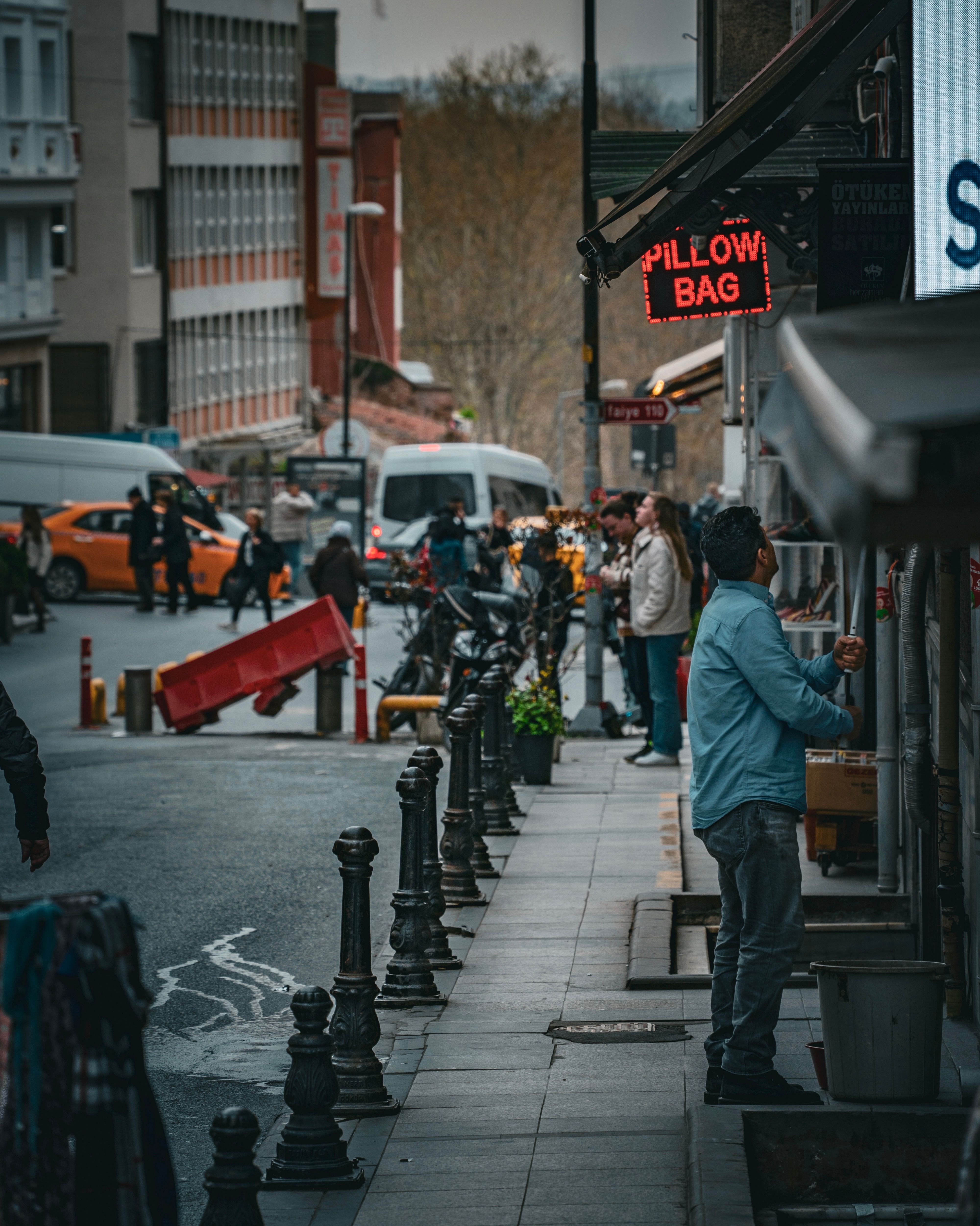 People Starting Their Day in the City · Free Stock Photo