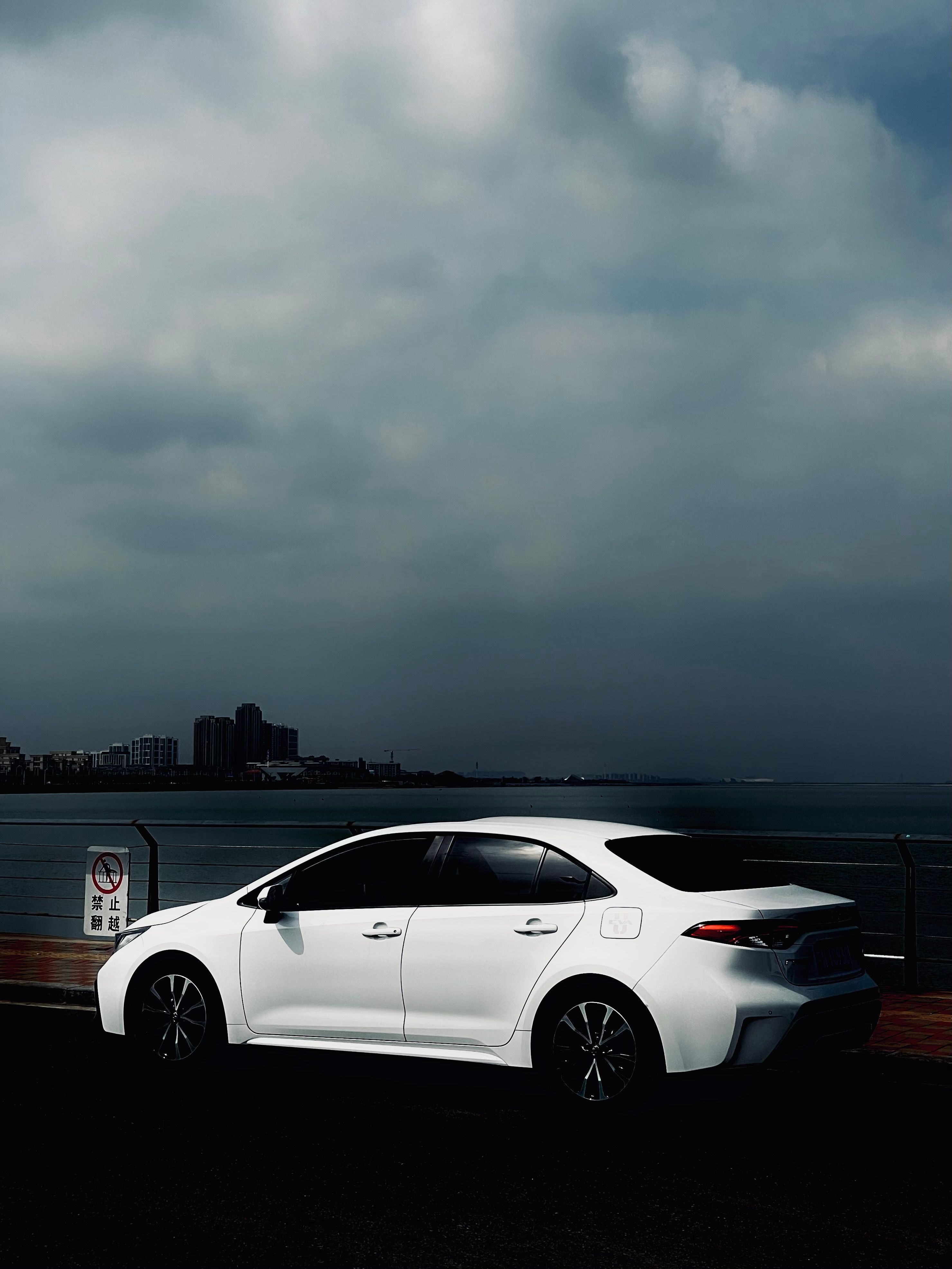 Sunlit, White Car · Free Stock Photo