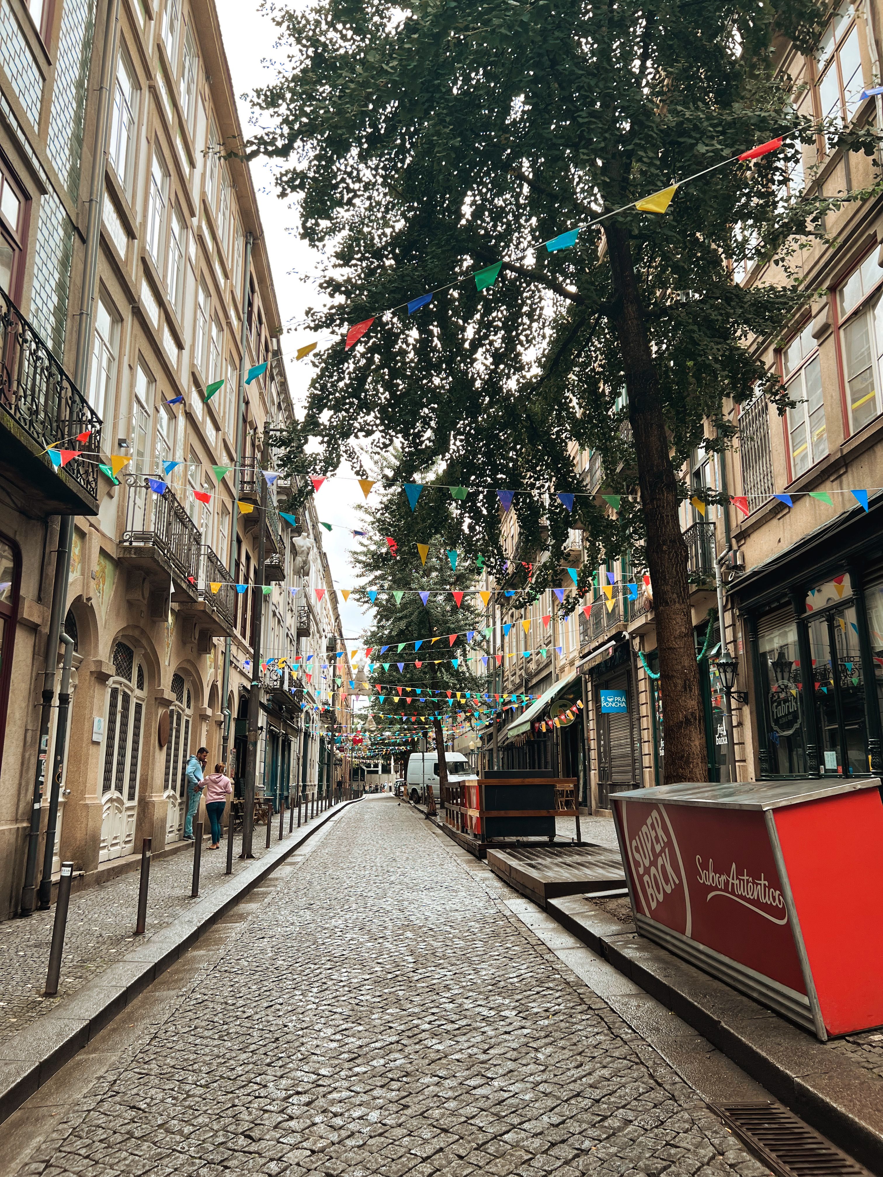 Narrow Cobblestone Street · Free Stock Photo