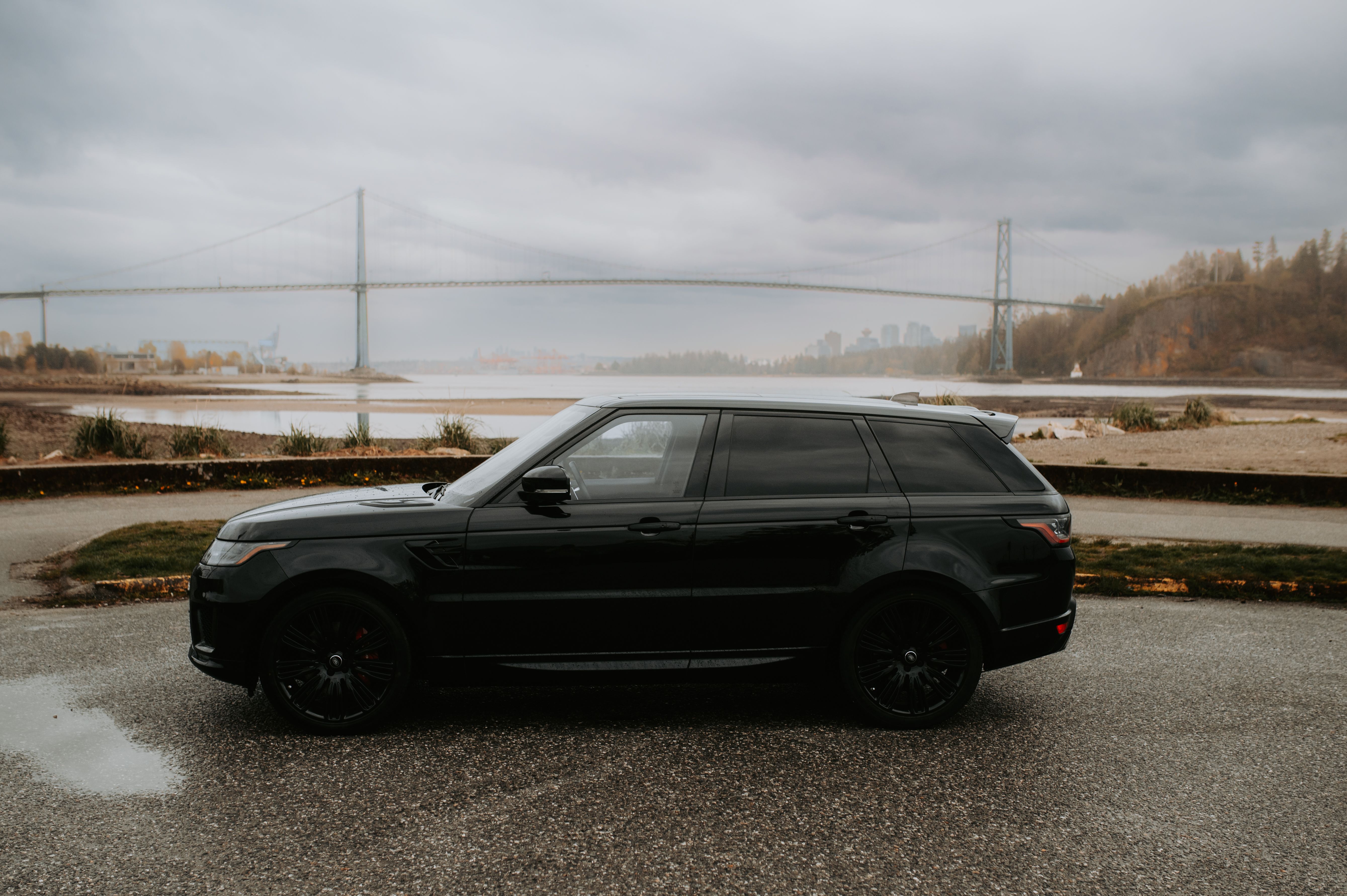 Black Range Rover Sport Car with Lions Gate Bridge in Background · Free ...