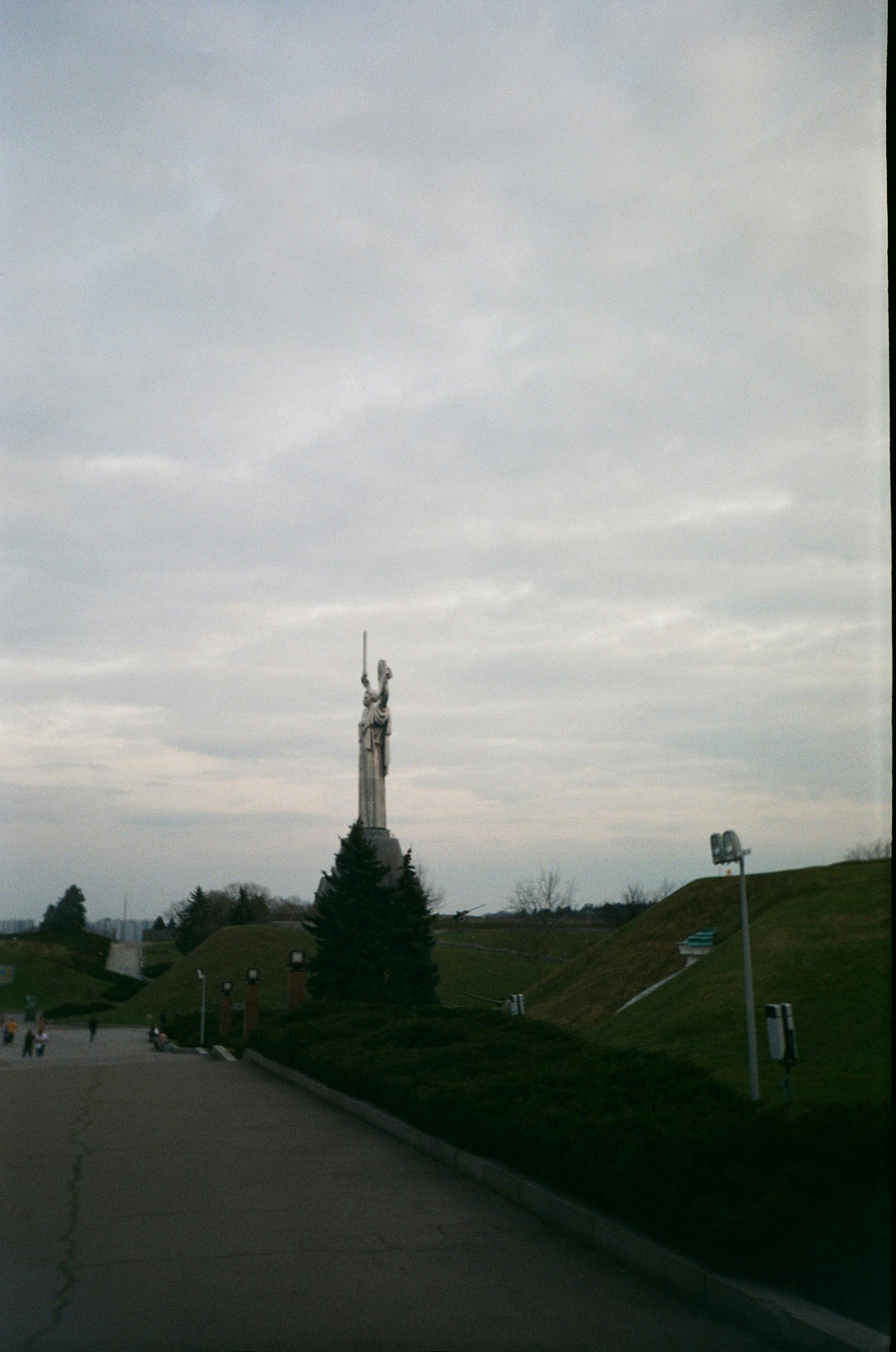 Statue Path Photos, Download The BEST Free Statue Path Stock Photos ...