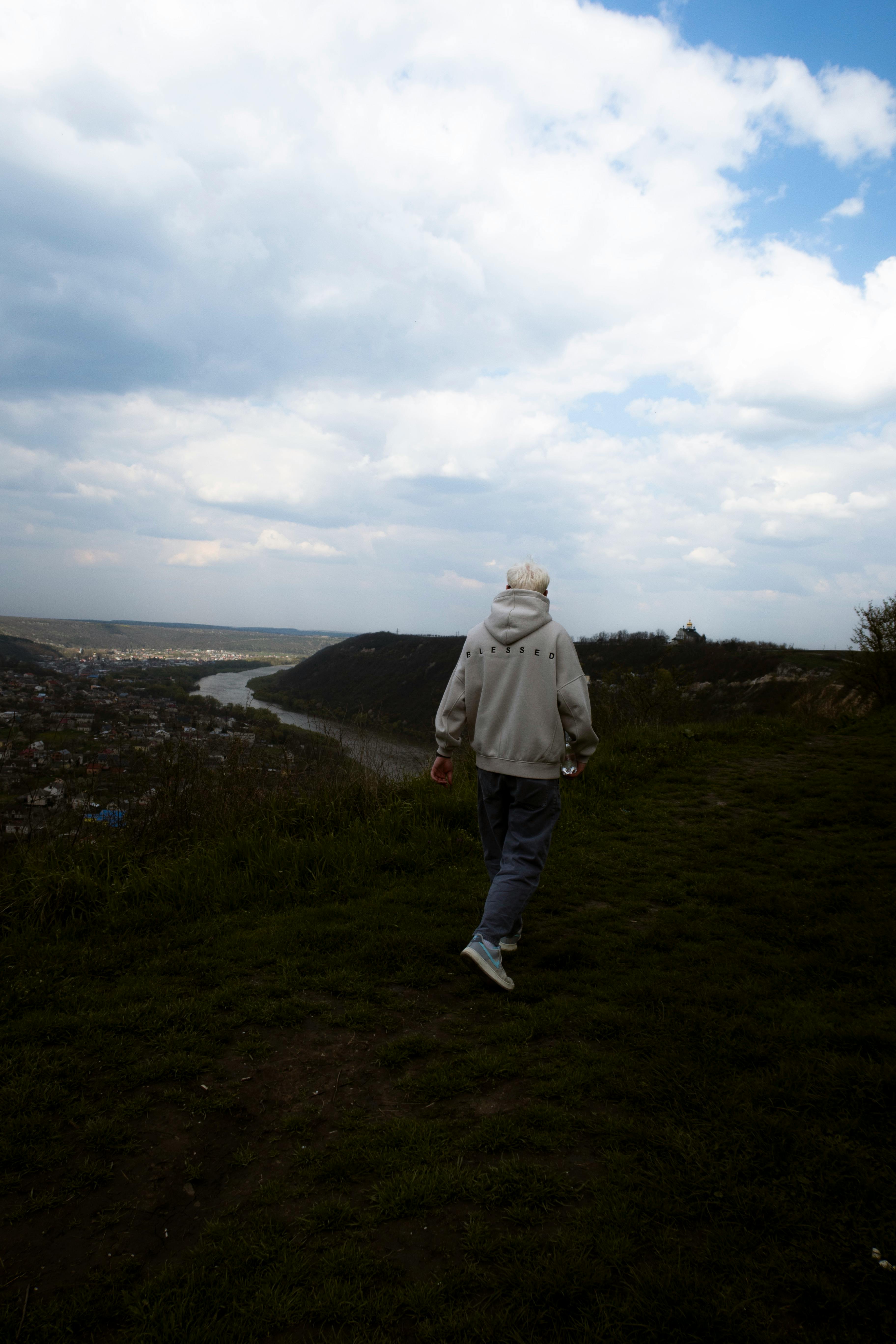 Trekking Man In Hills Photos, Download The BEST Free Trekking Man In ...