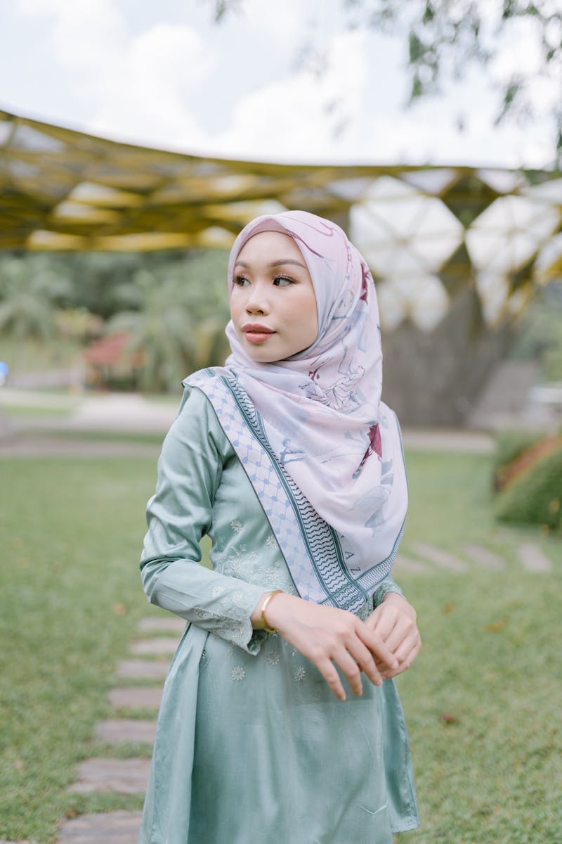 Hijab Female Portrait Photos, Download The BEST Free Hijab Female ...