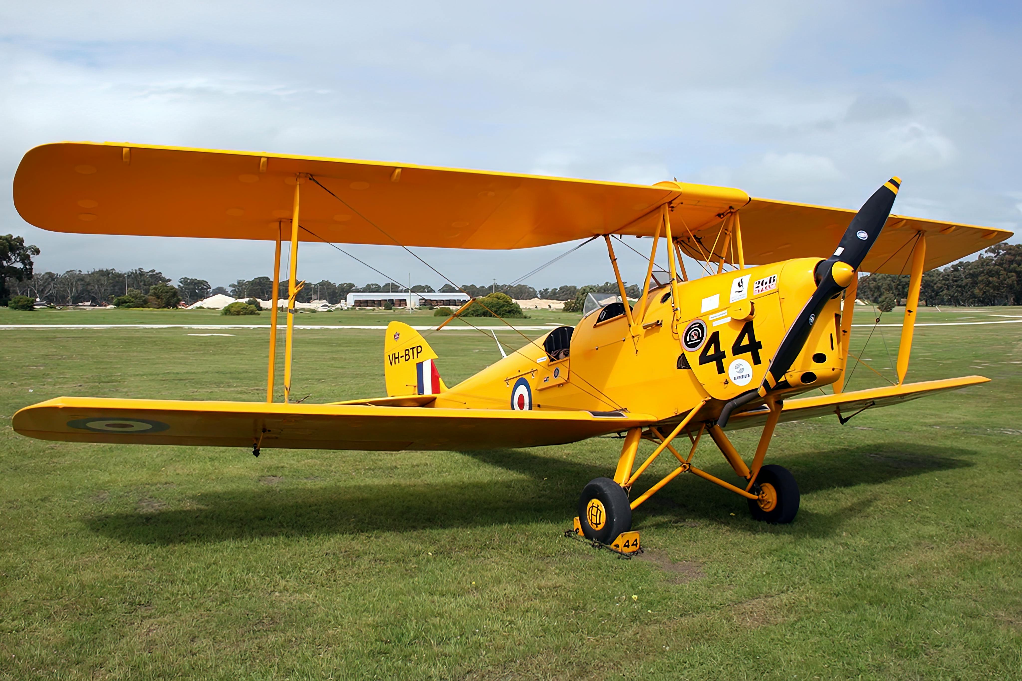 Gypsy Moth Aircraft Photos, Download The BEST Free Gypsy Moth Aircraft ...