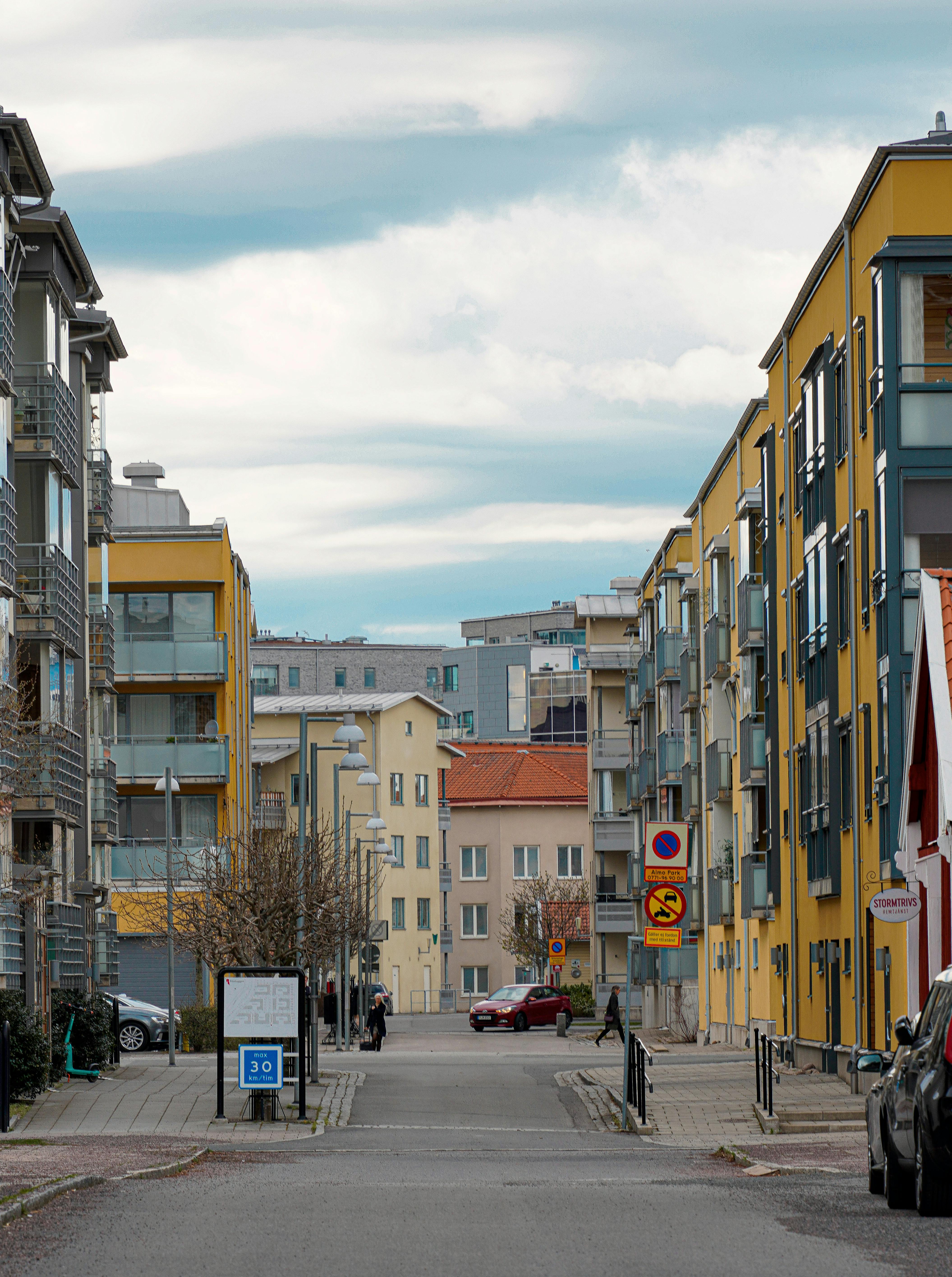 Overcast over Street in Town · Free Stock Photo