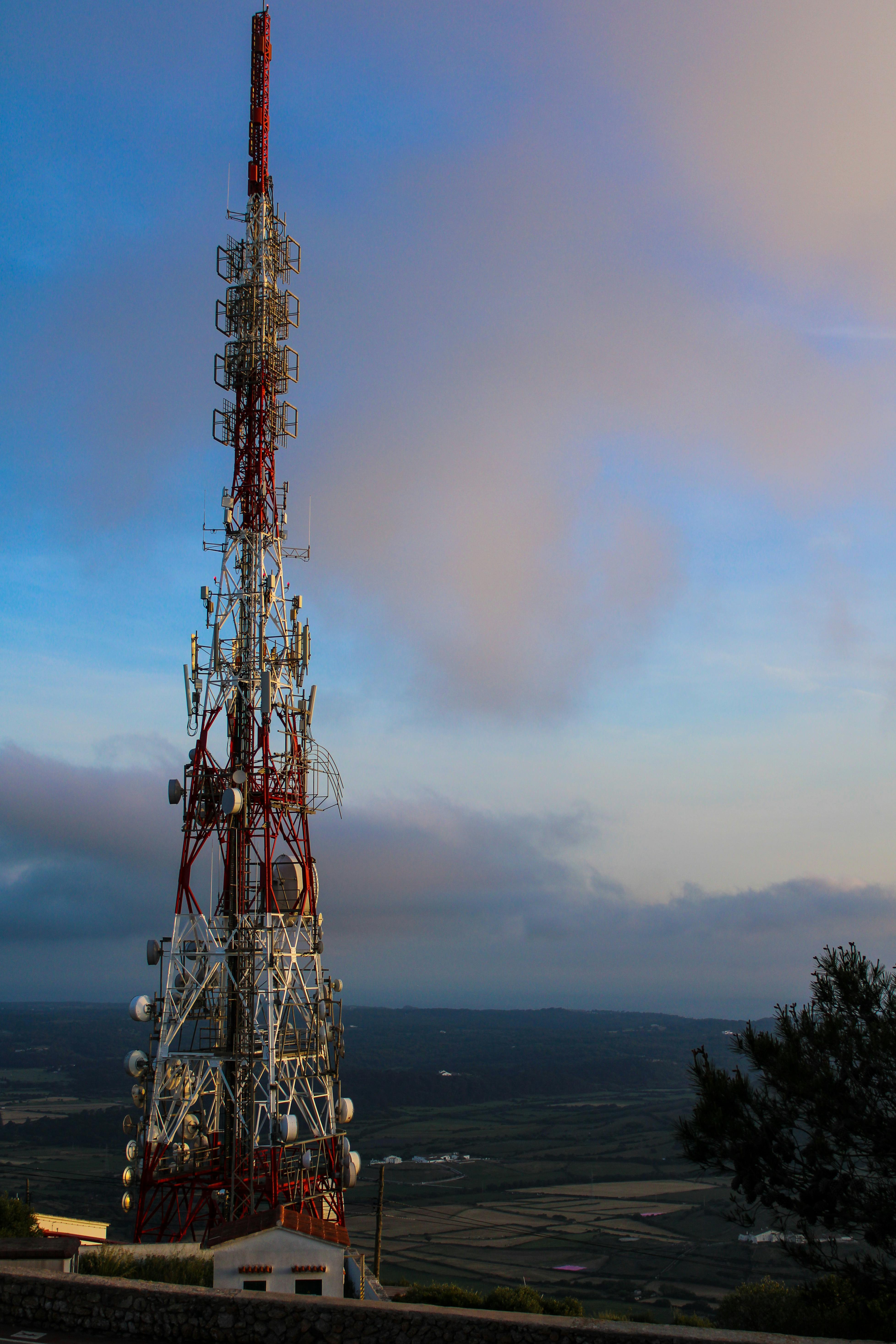 Big Antenna Tower · Free Stock Photo