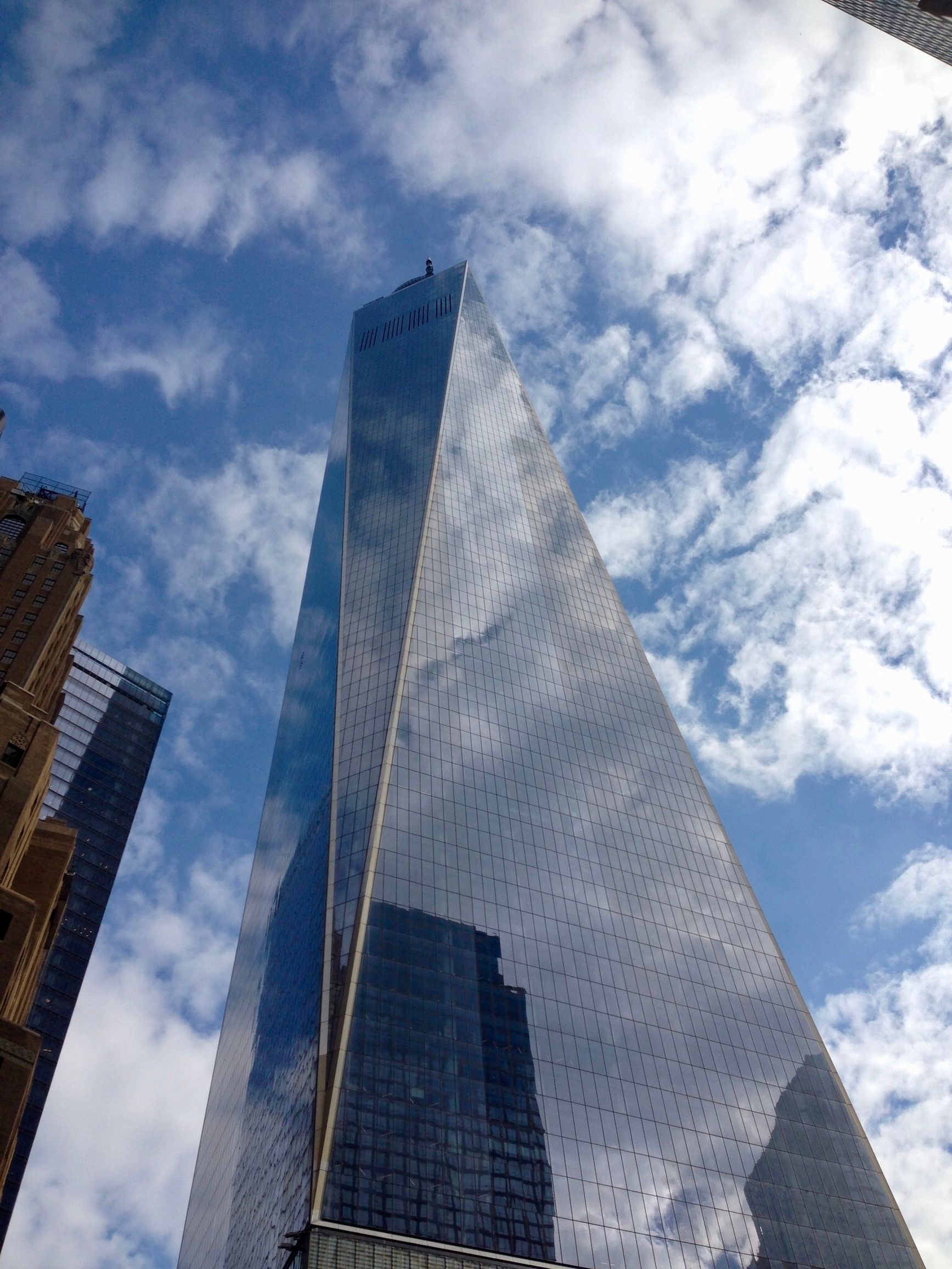 Modern Glass Skyscraper · Free Stock Photo