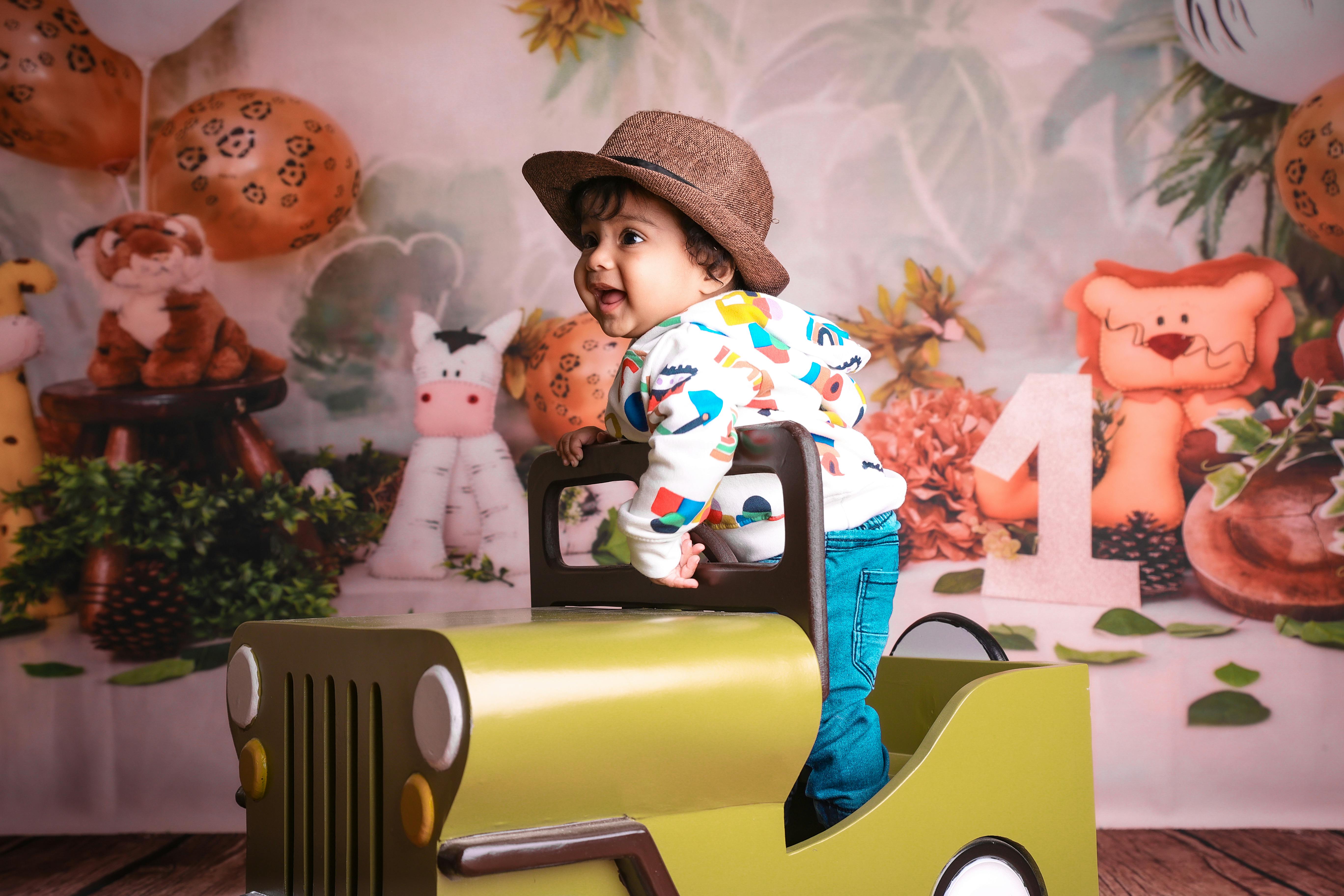 Boy Stands Infront Of Lexury Car Photos, Download The BEST Free Boy ...